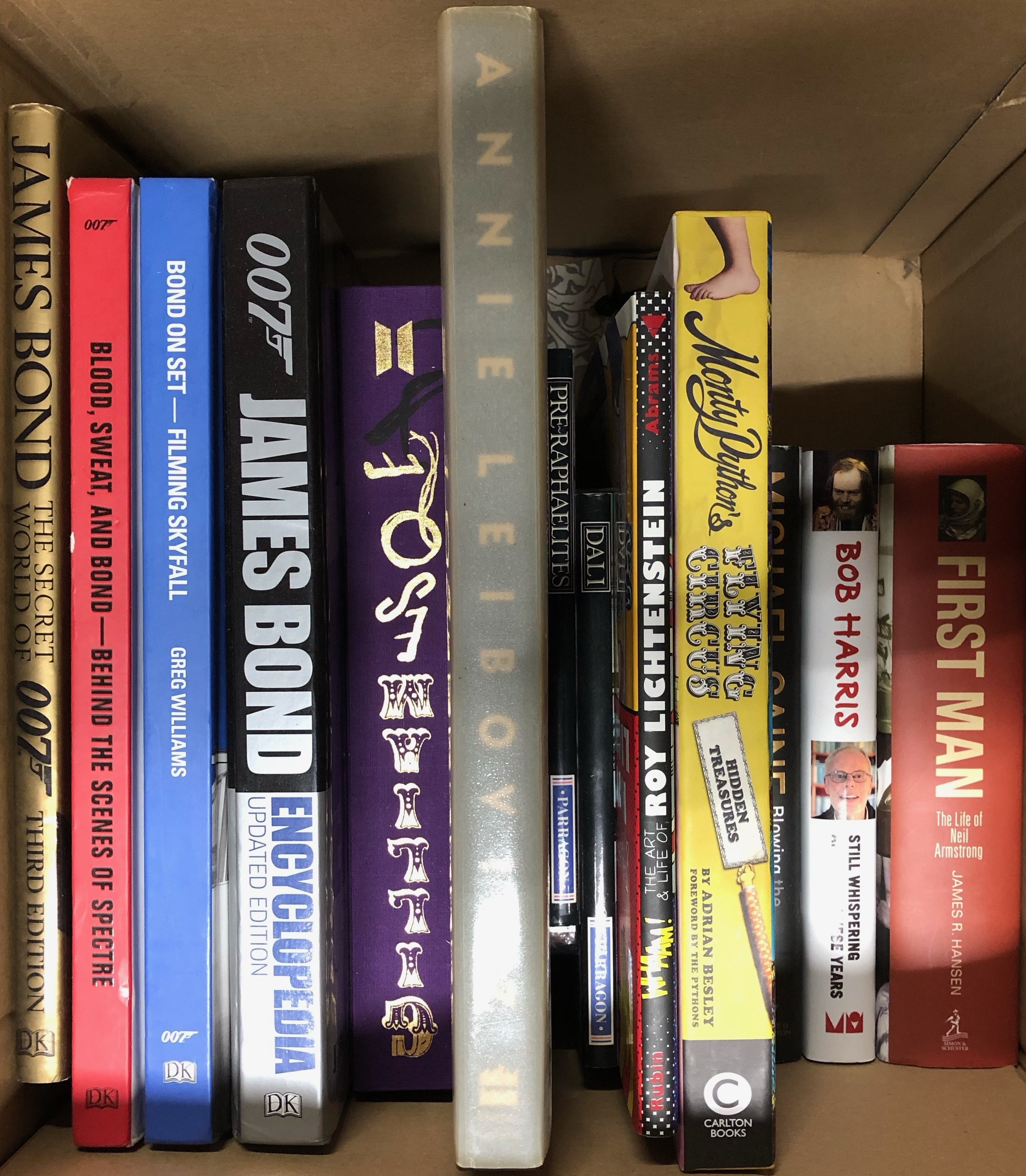 Lot 29 - ASSORTED ART & DESIGN BOOKS