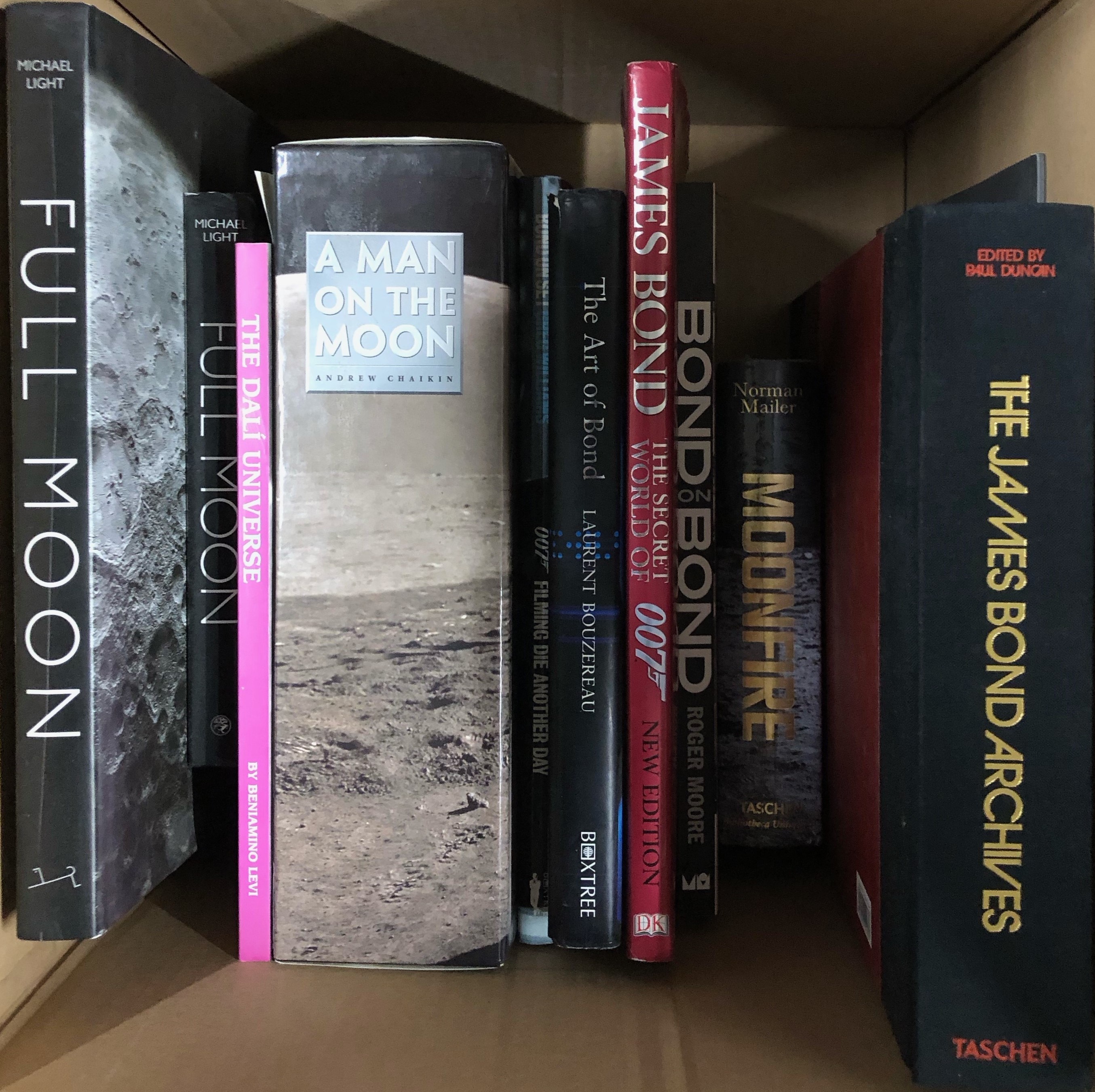 Lot 29 - ASSORTED ART & DESIGN BOOKS