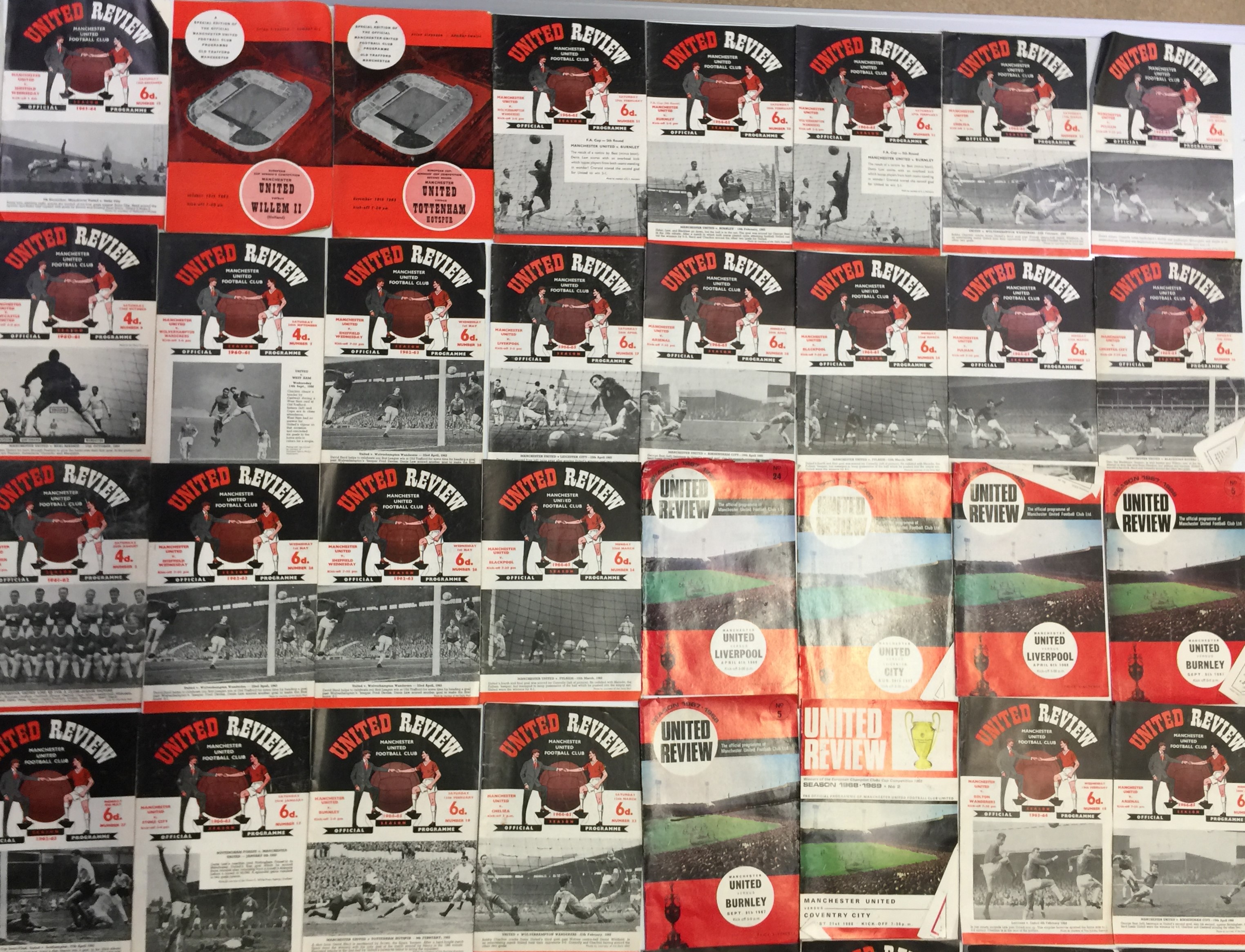 Lot 352 - MANCHESTER UNITED - HOME PROGRAMME C 1960S.
