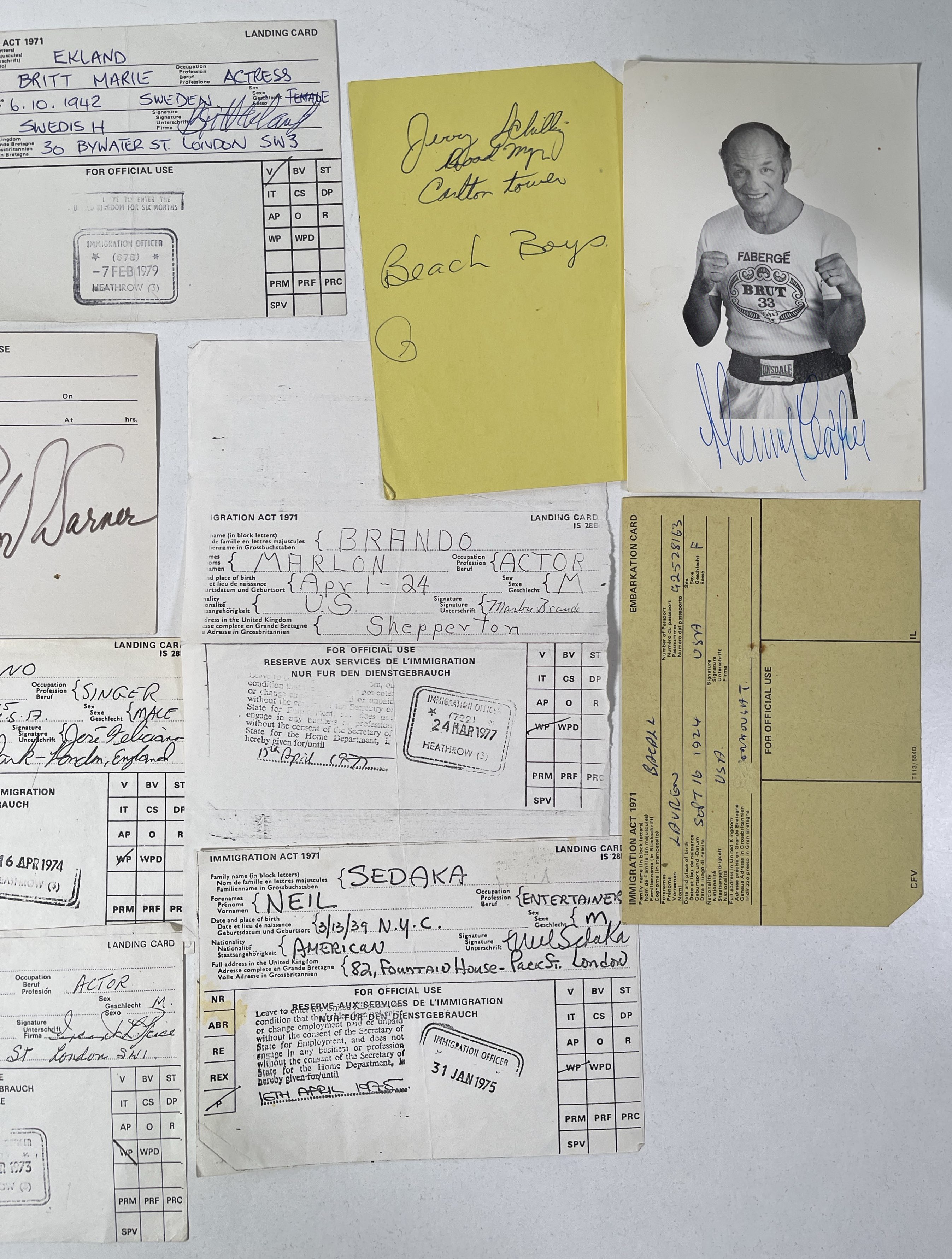 Lot 137 - FILM STAR AUTOGRAPHS INC RICHARD BURTON