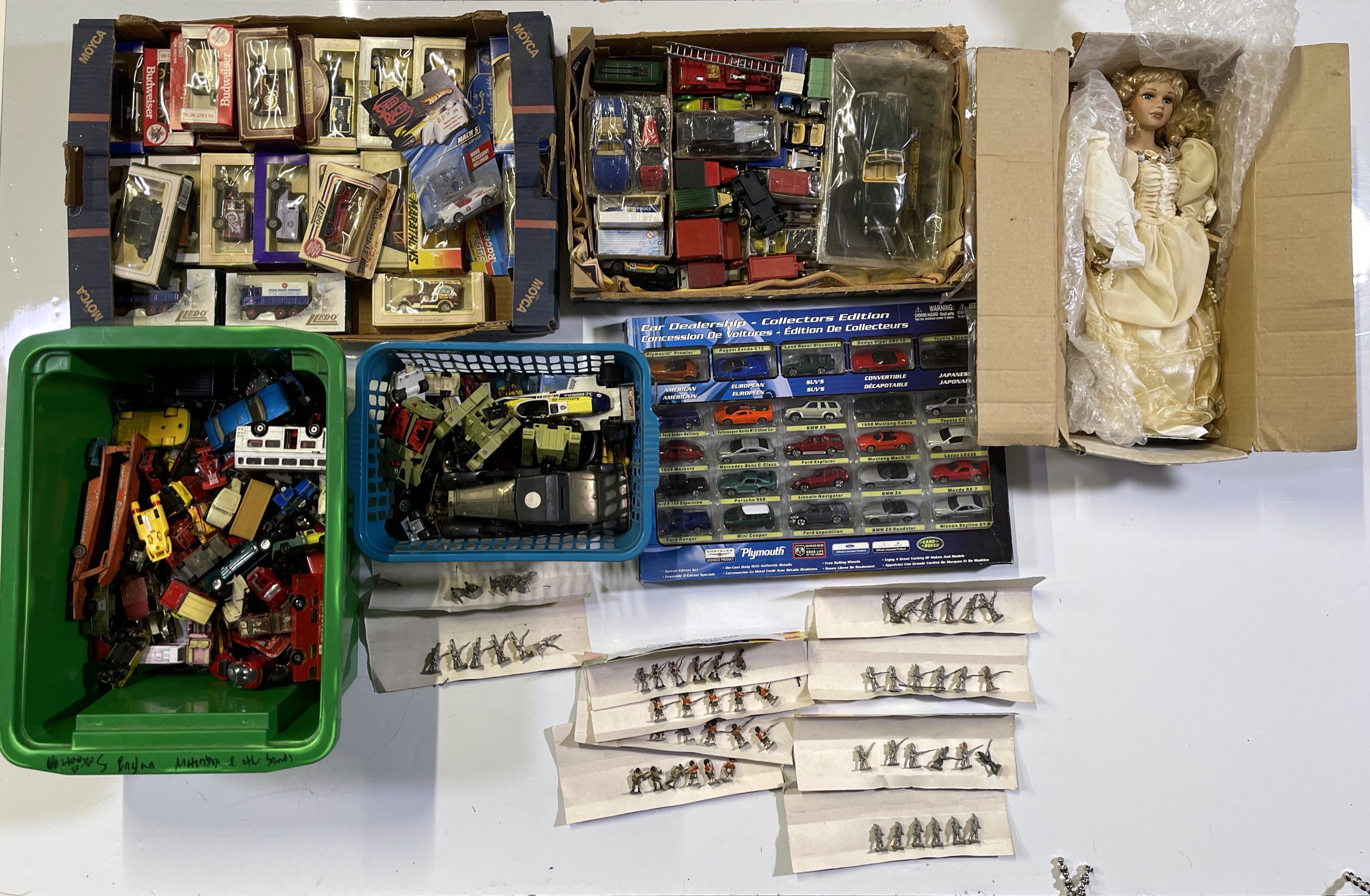 Lot 21800012 - TOYS, FIGURINES AND COLLECTABLES.