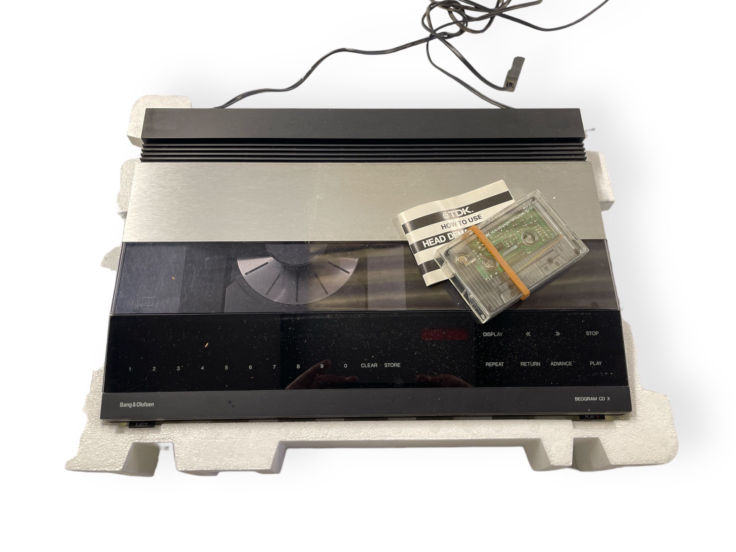 Lot 2 - BANG AND OLUFSEN BEOCENTER 4000 IN ORIGINAL