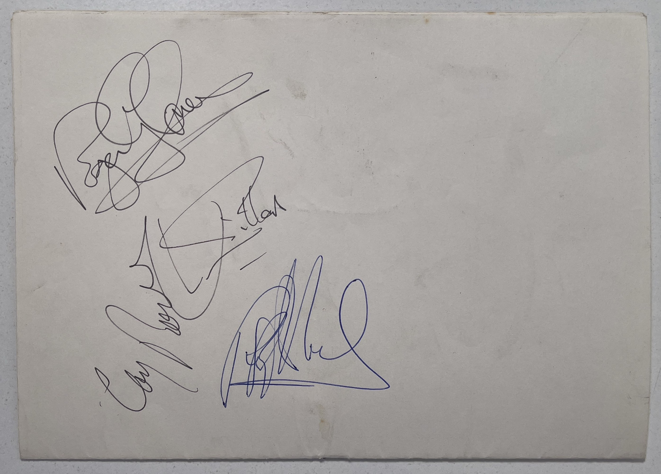 Lot 211 - DEEP PURPLE - FULLY SIGNED 1988 FOOTBALL