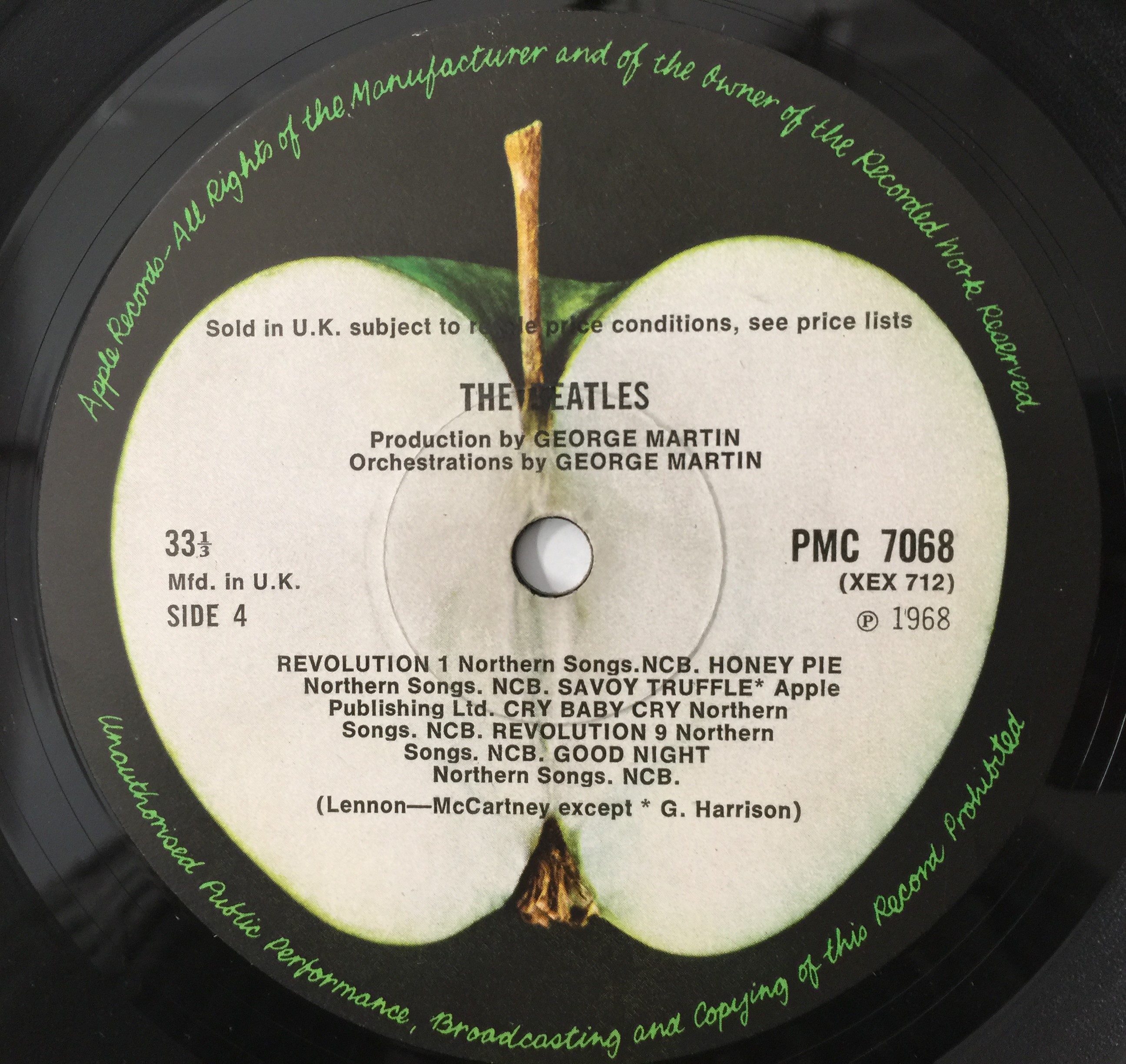 Lot 685 - THE BEATLES - THE WHITE ALBUM LP (PMC 7068
