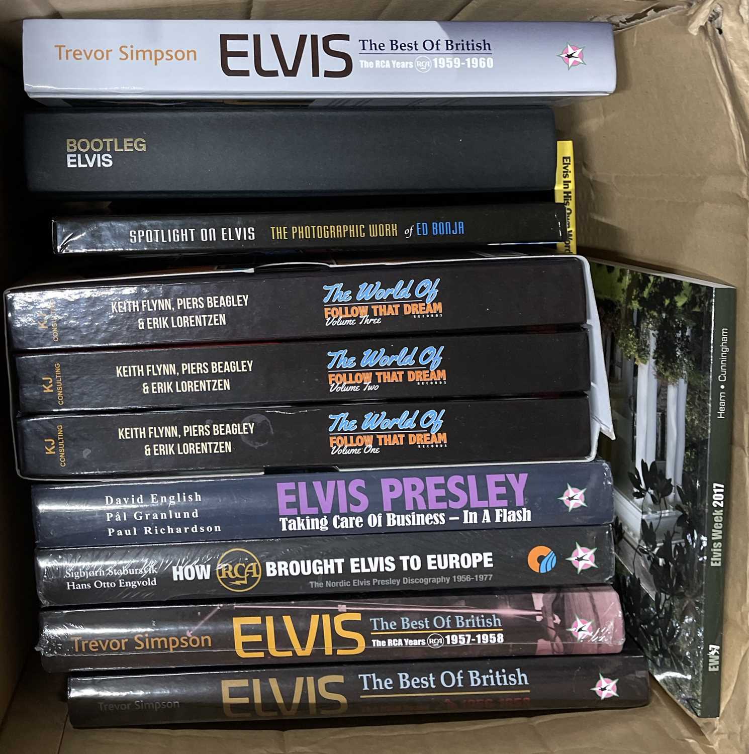 Lot 271 - ELVIS PRESLEY - COLLECTABLE BOOKS ANS
