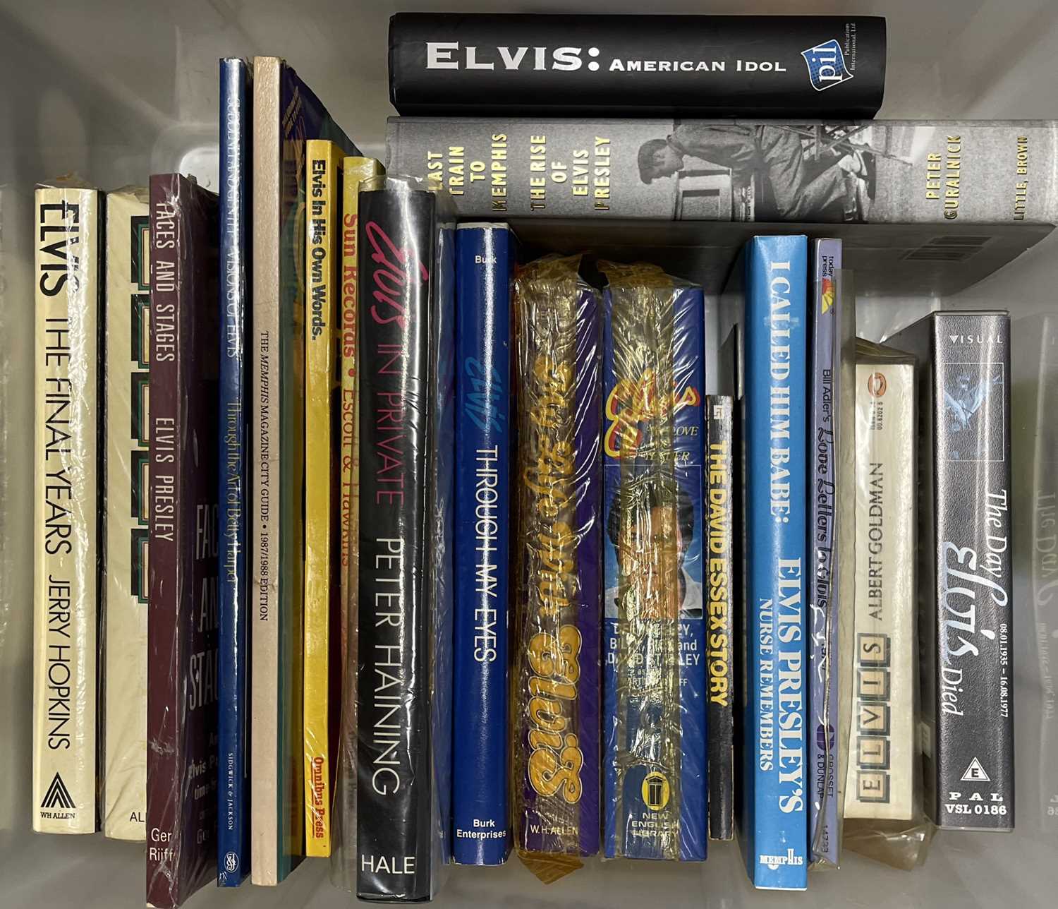 Lot 273 - ELVIS PRESLEY - COLLECTABLE BOOKS.