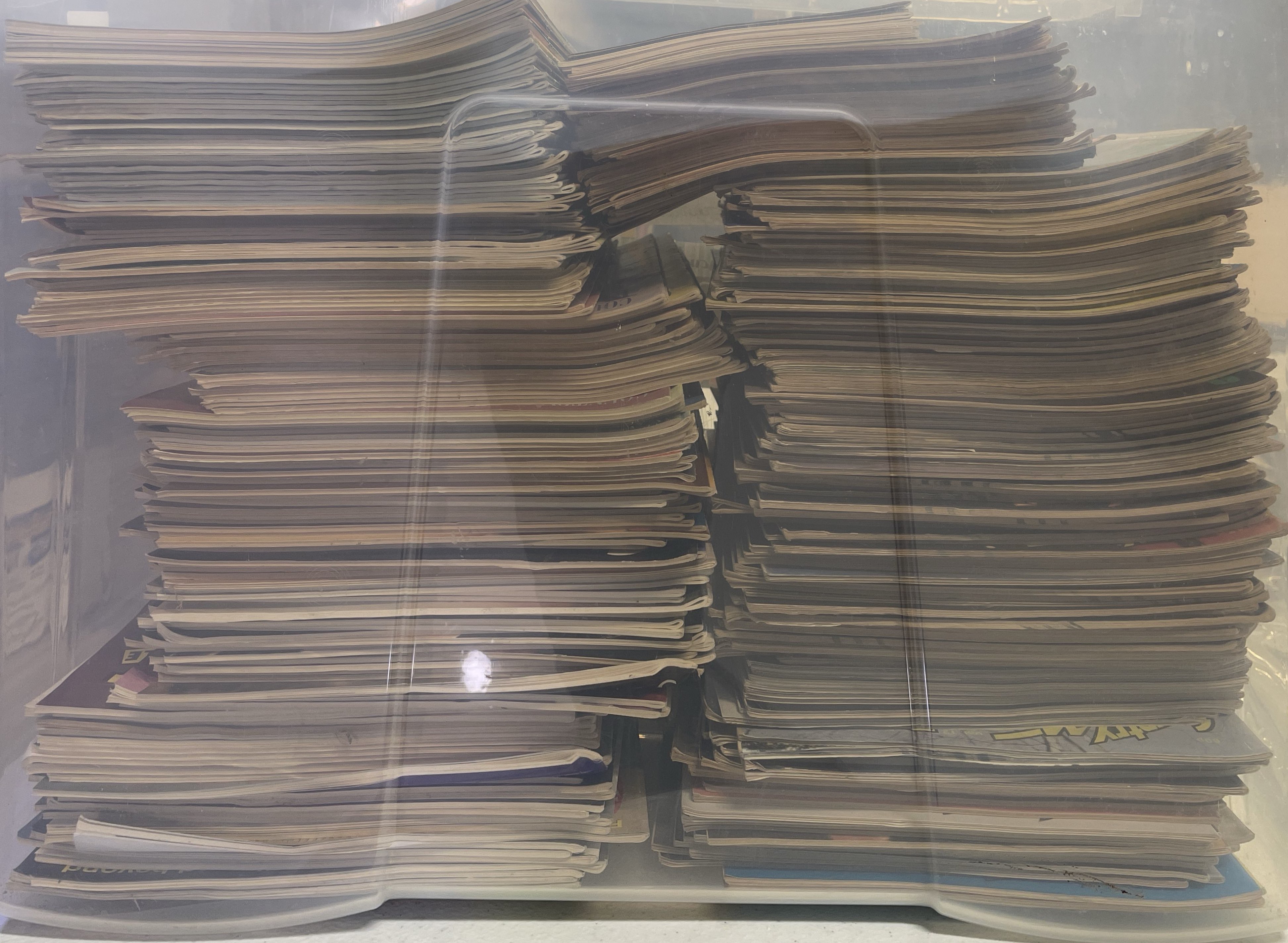 Lot 65 - LARGE COLLECTION OF COUNTRY MAGAZINES INC