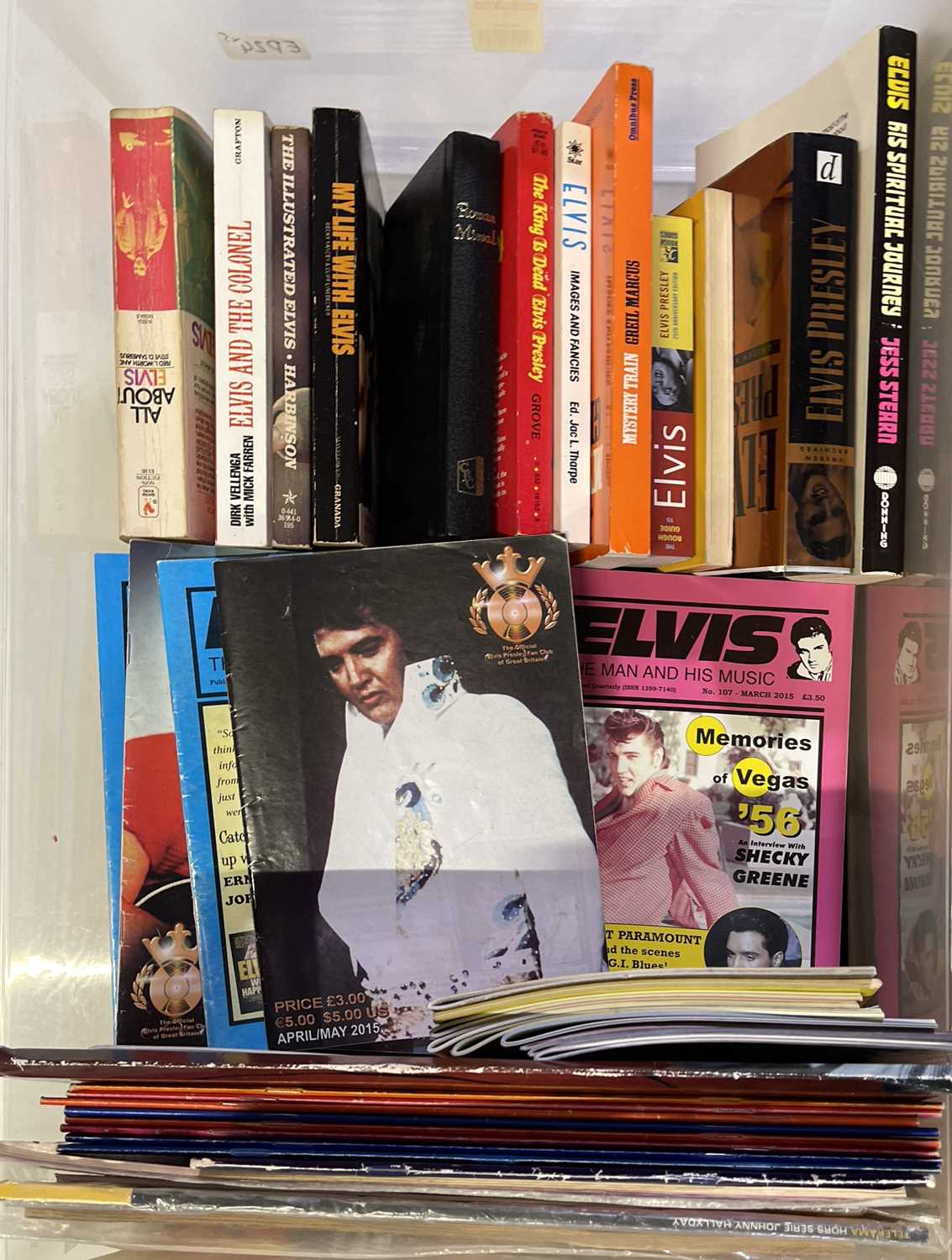 Lot 292 - ELVIS - BOOKS AND MAGAZINES COLLECTION.