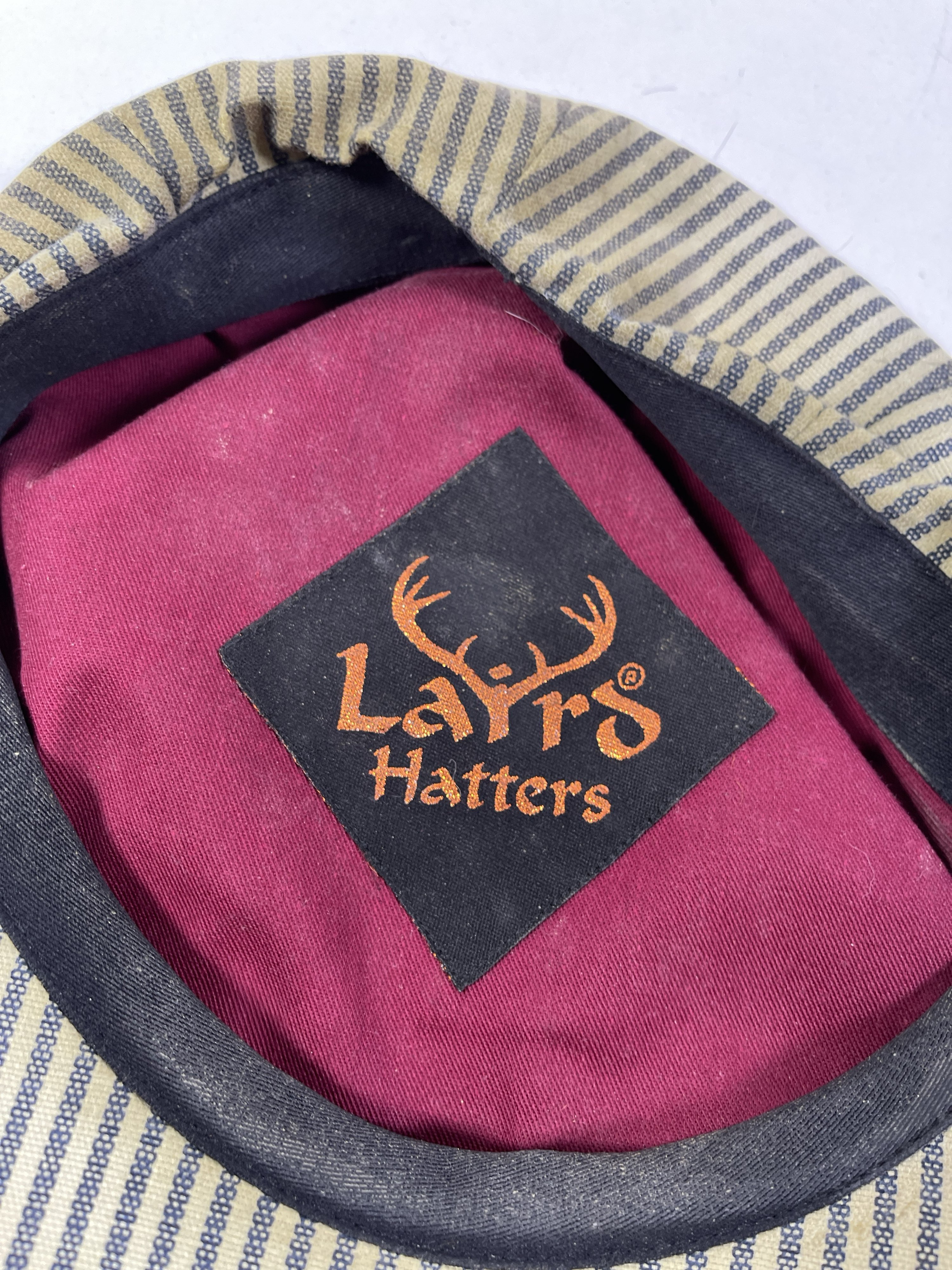 Lot 45 - MARTIN'S HATS.