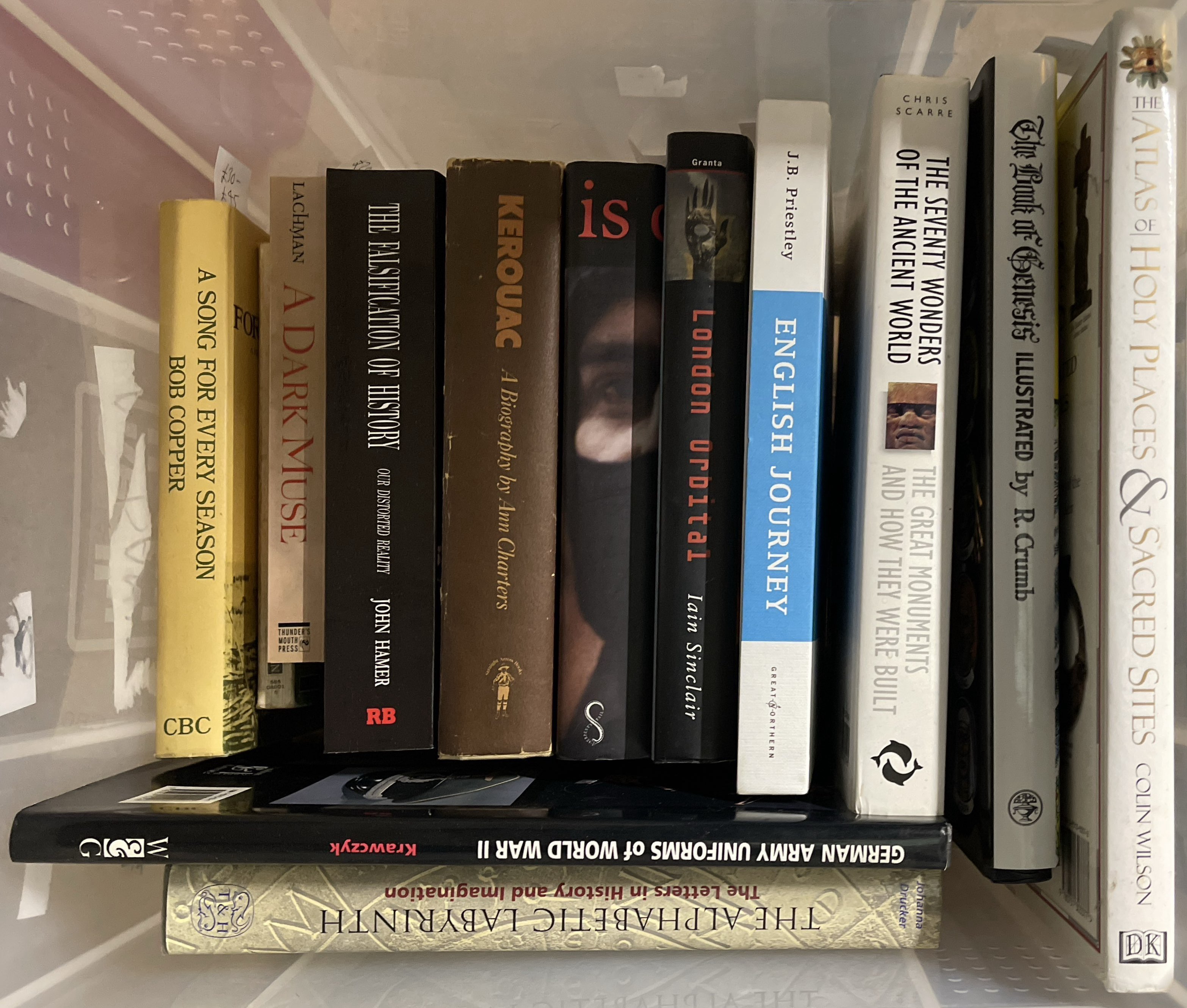 Lot 41 - LITERATURE / ESOTERIC / WEIRD AND WONDERFUL