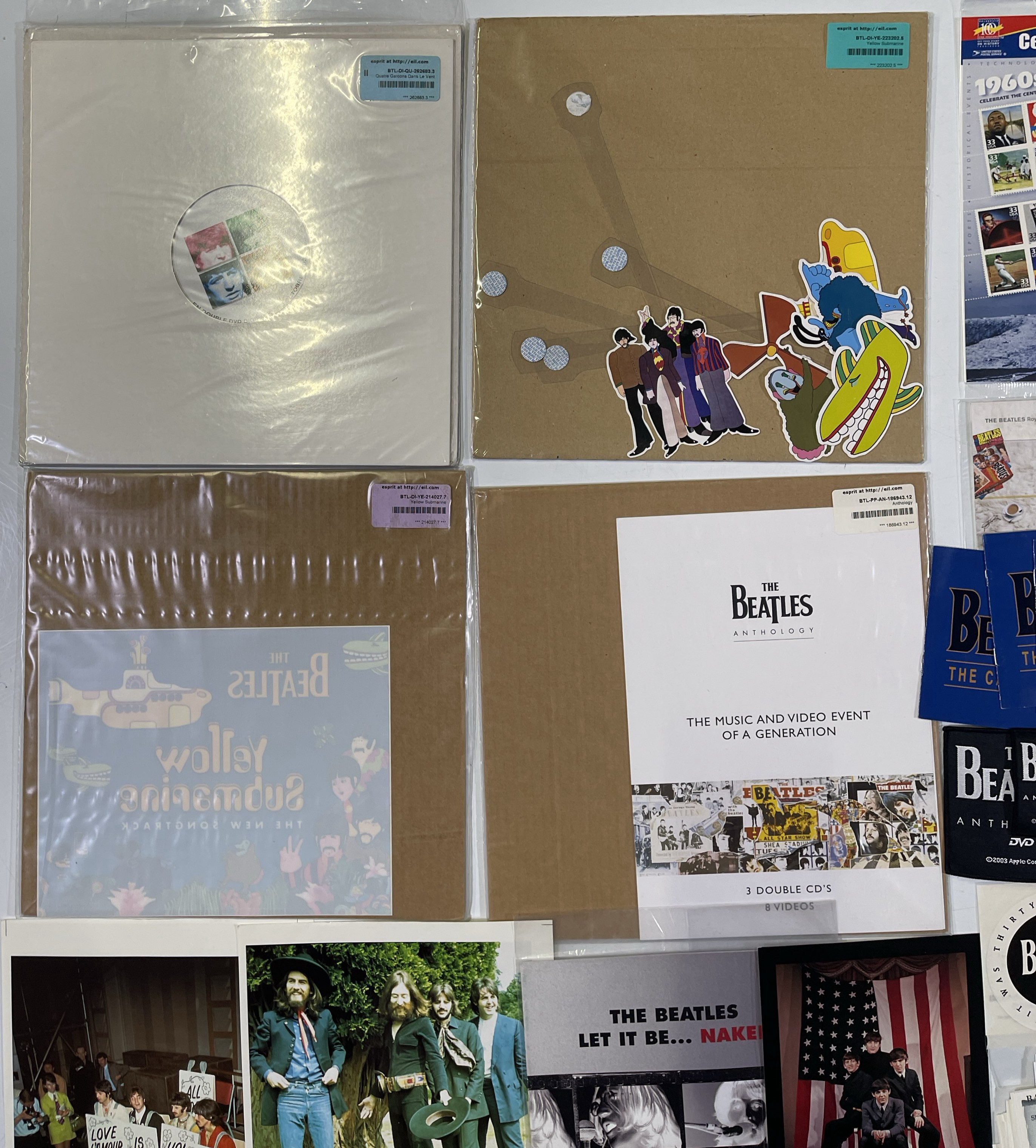 Lot 156 - THE BEATLES PROMOTIONAL ITEMS.