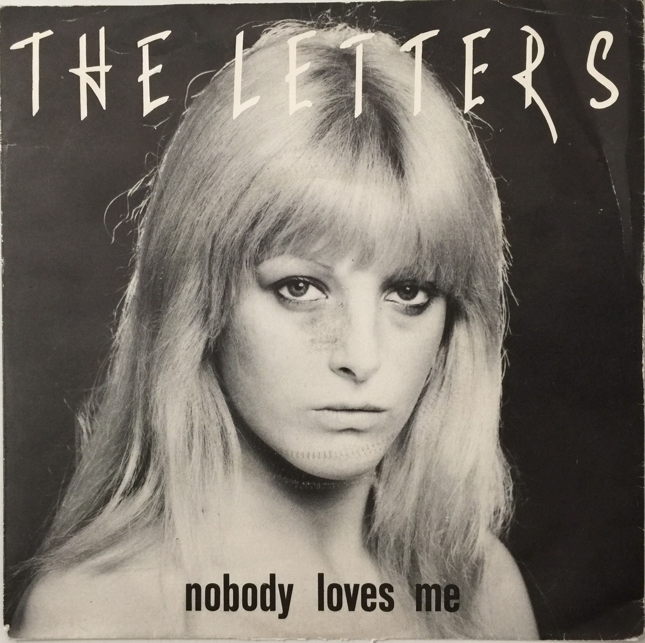 Lot 124 - THE LETTERS - NOBODY LOVES ME 7" (PULSE 9)