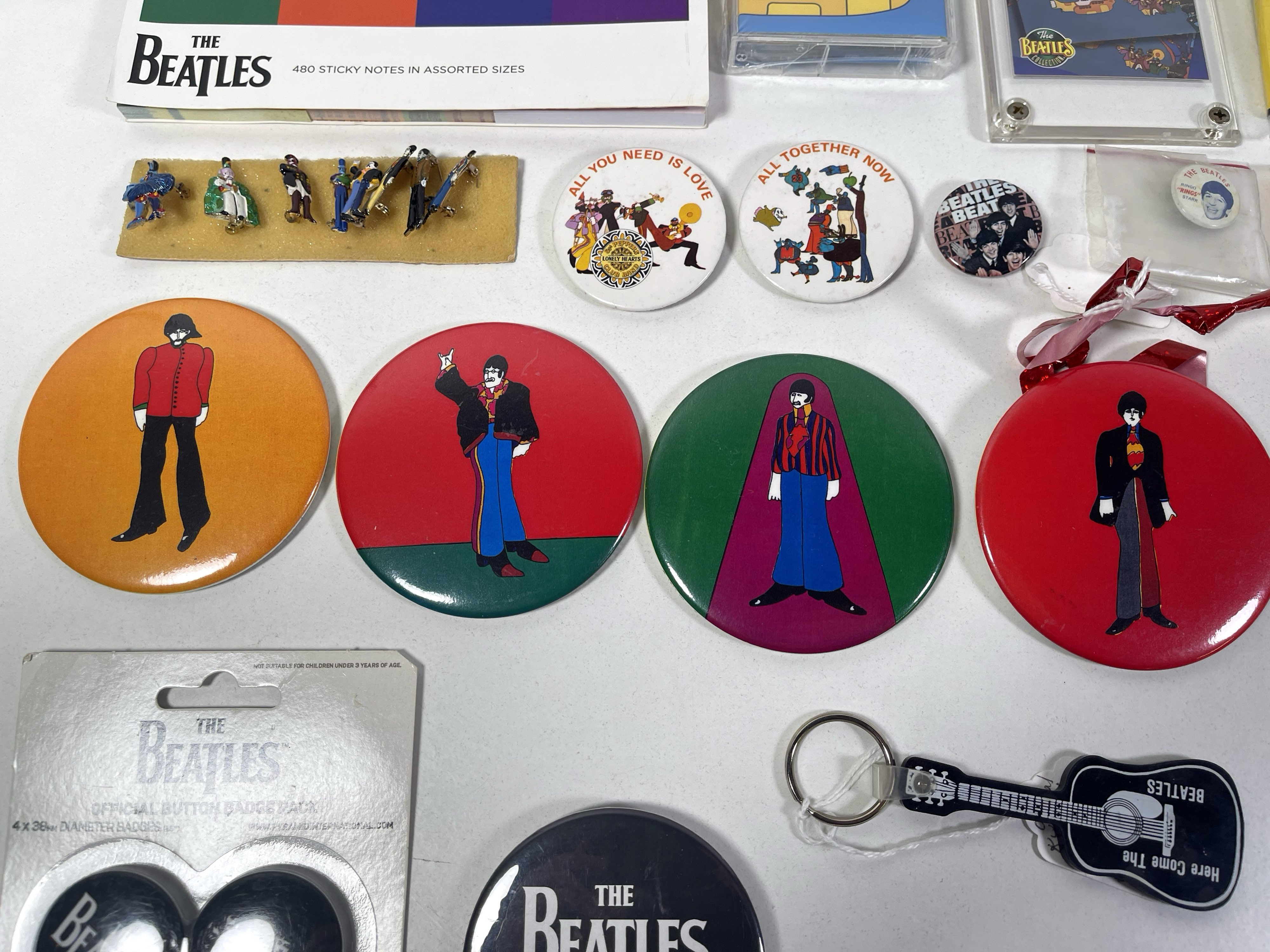 Lot 183 - THE BEATLES - MEMORABILIA COLLECTION INC