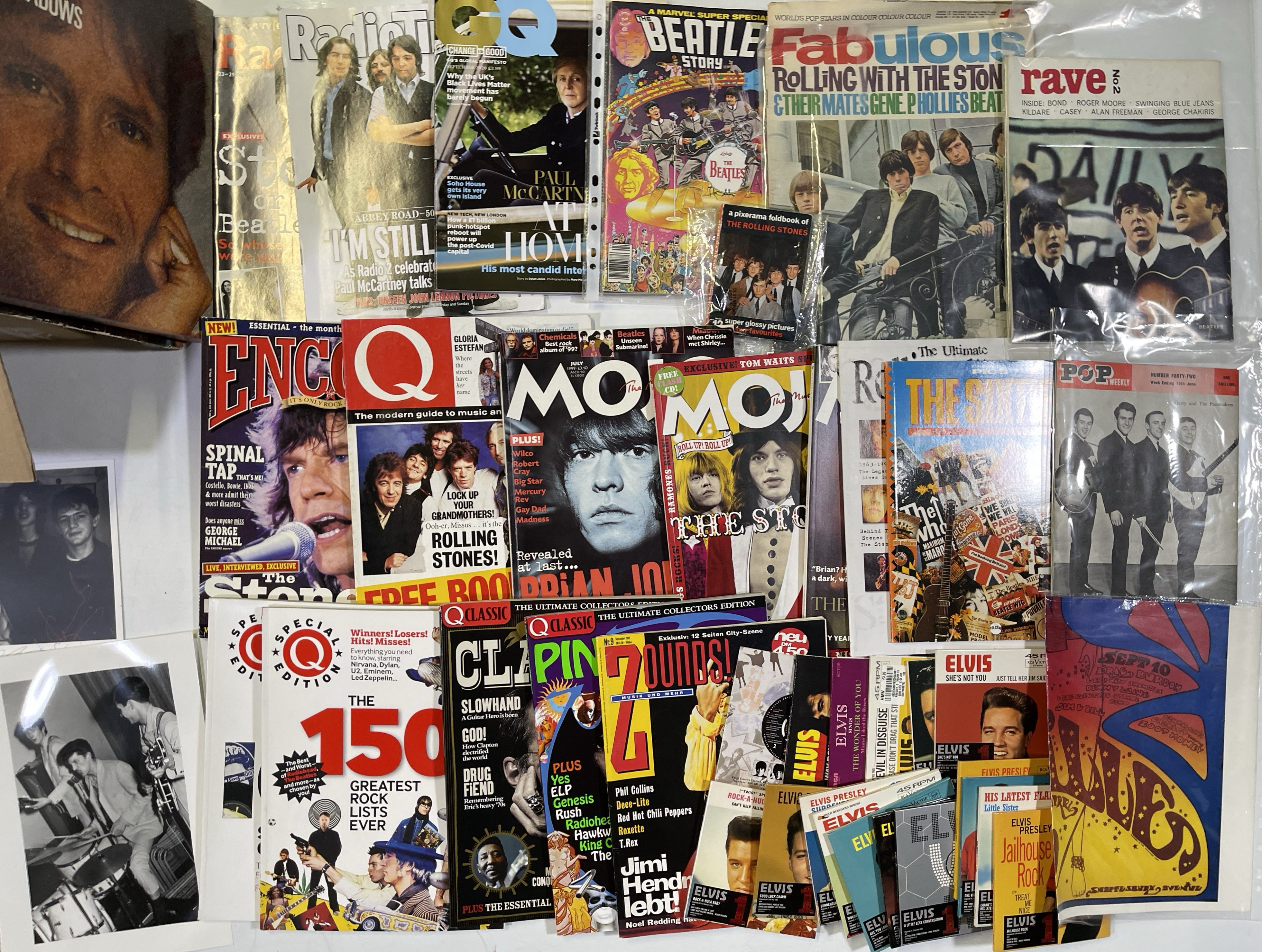 Lot 66 - MUSIC MEMORABILIA INC VINTAGE MAGAZINES