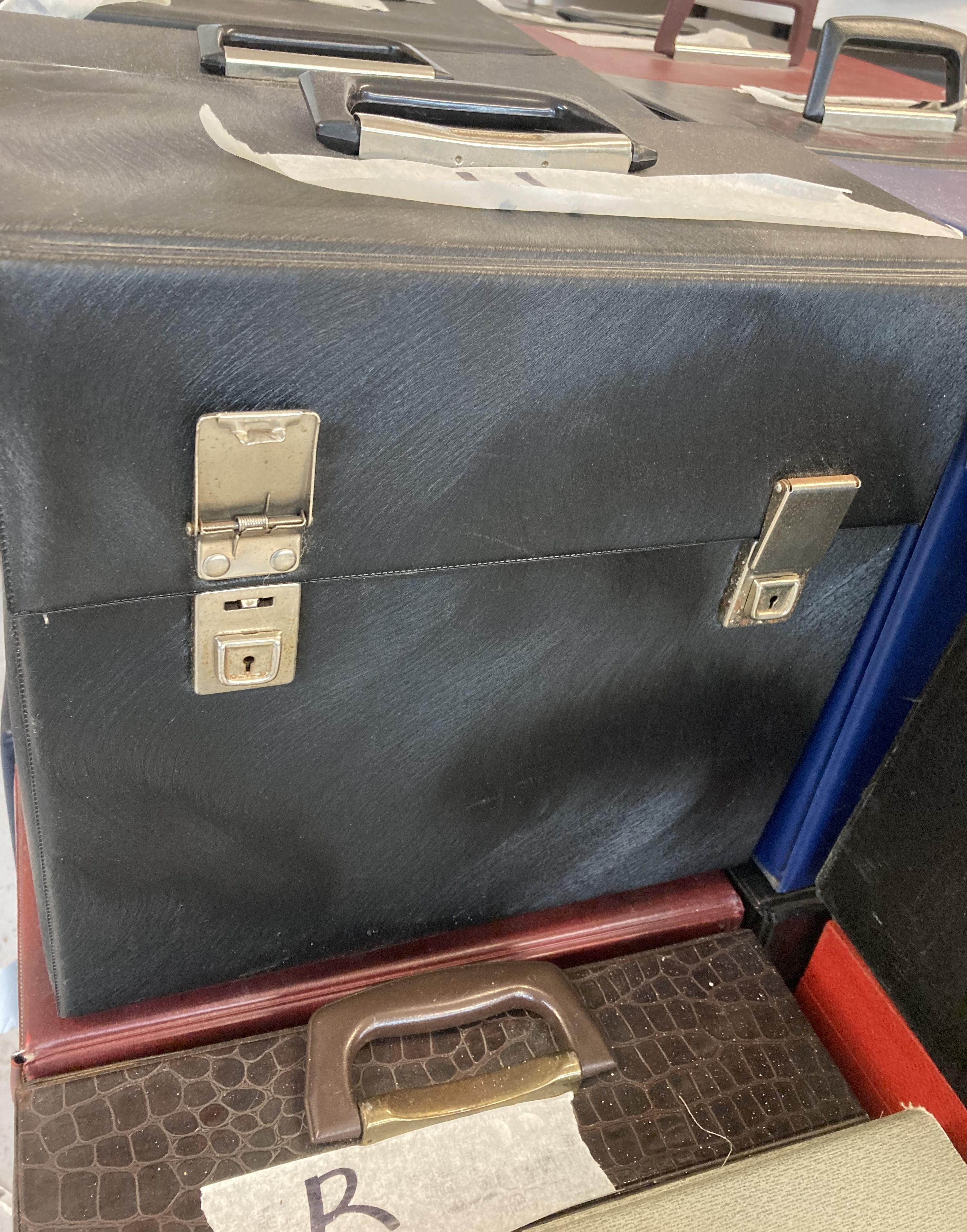 Lot 1195 - 30 LP CARRY CASES