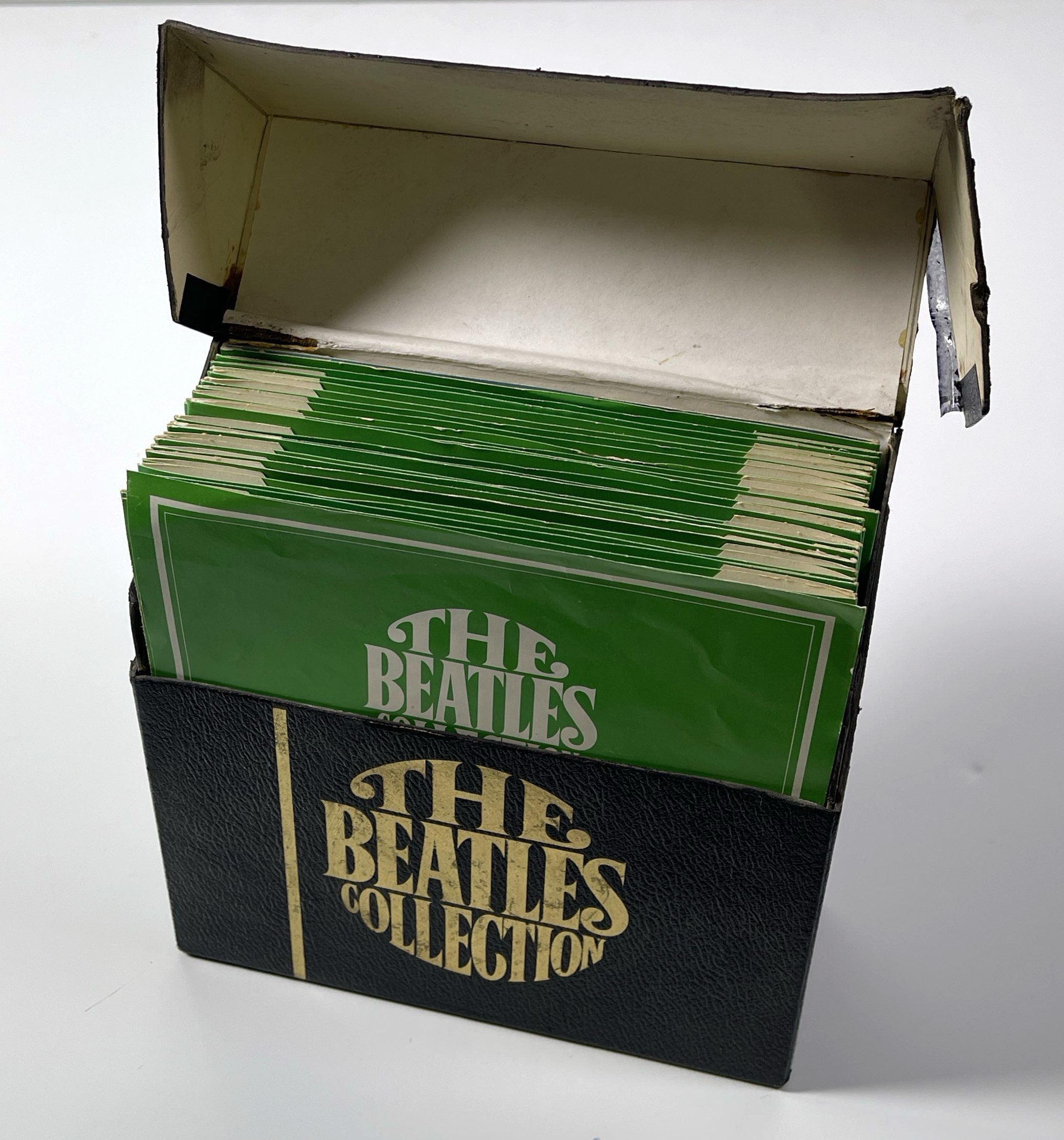 Lot 120 - THE BEATLES - THE SINGLES COLLECTION