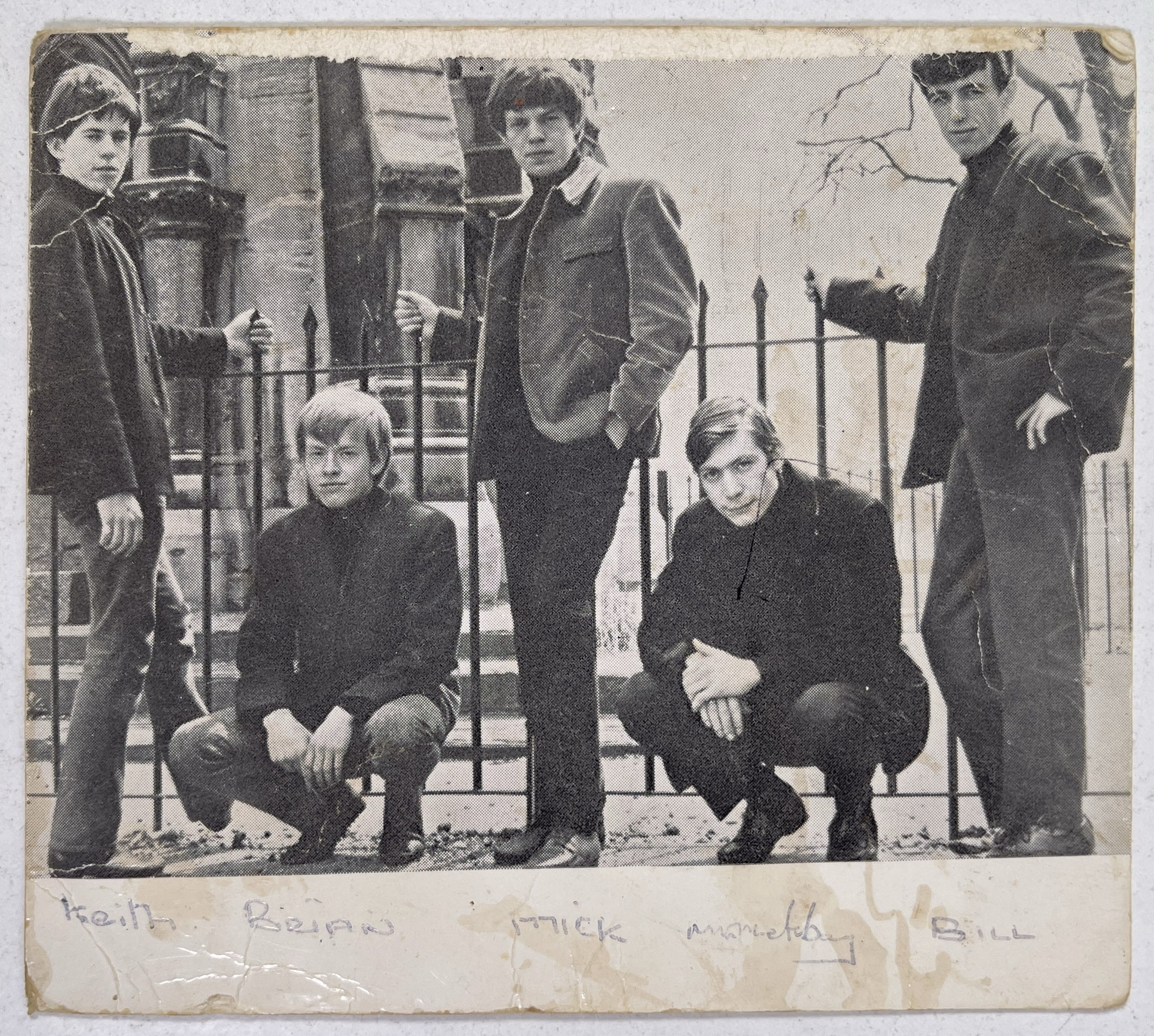 Lot 374 - THE ROLLING STONES - MICK JAGGER SIGNED FAN