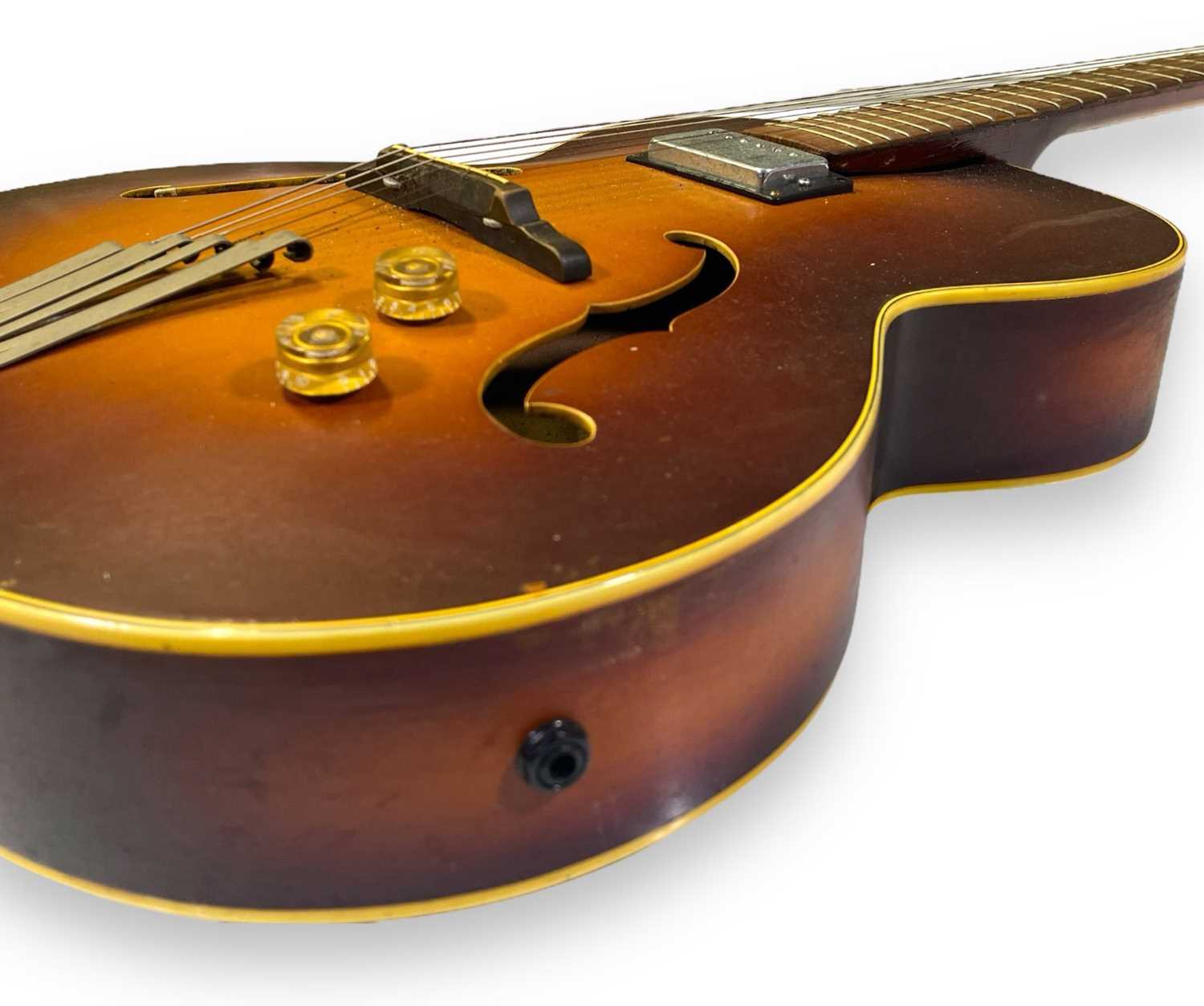 Lot 38 - 1963 HOFNER SENATOR GUITAR.