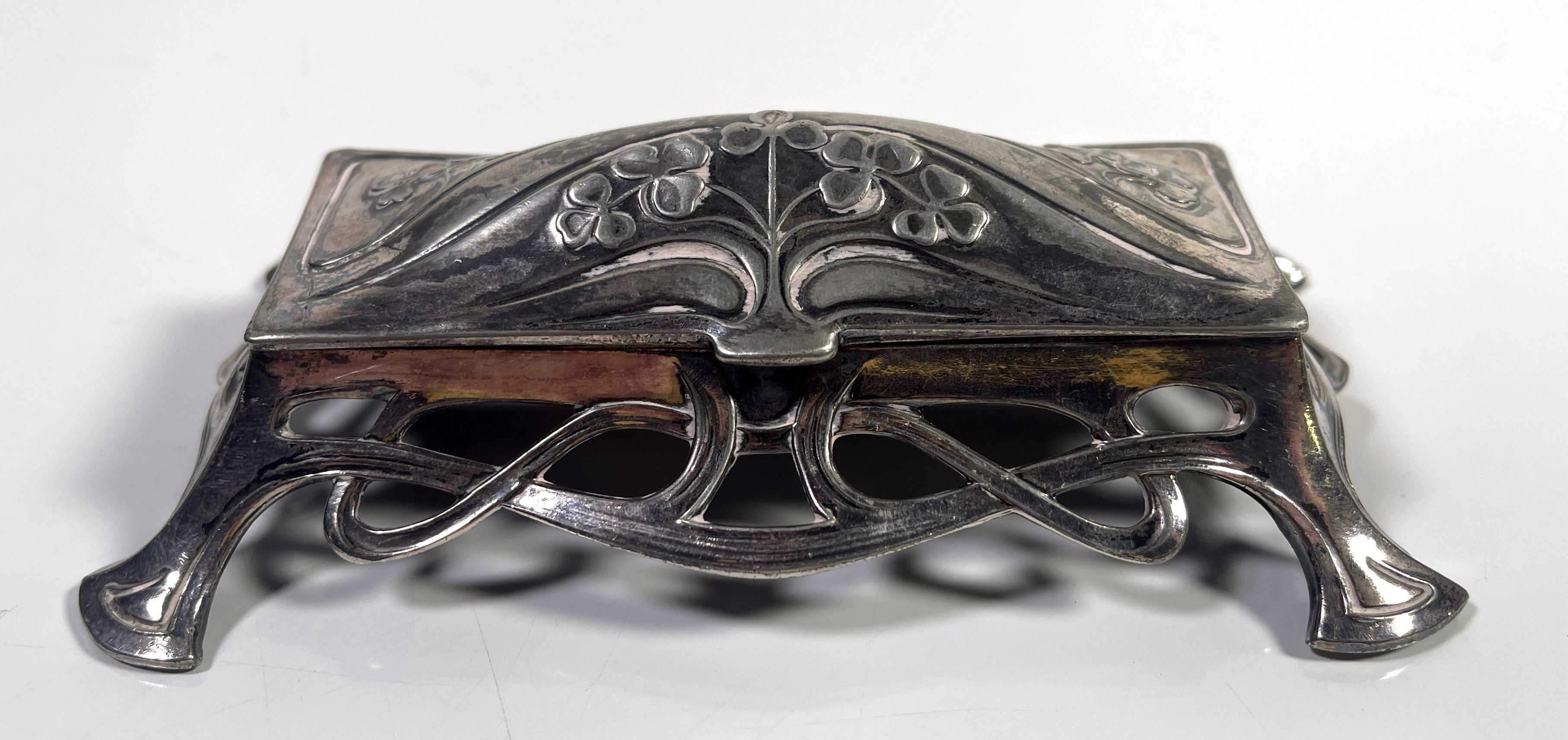 Lot 20 - A WMF ART NOUVEAU SILVER PLATED STAMP BOX.