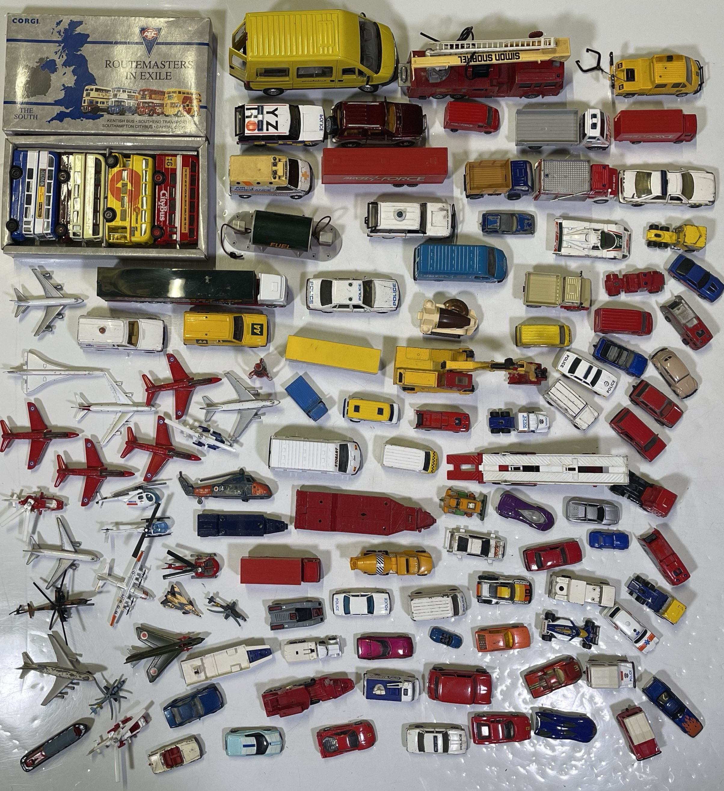 Lot 91 - CORGI / MATCHBOX MODEL COLLECTION.