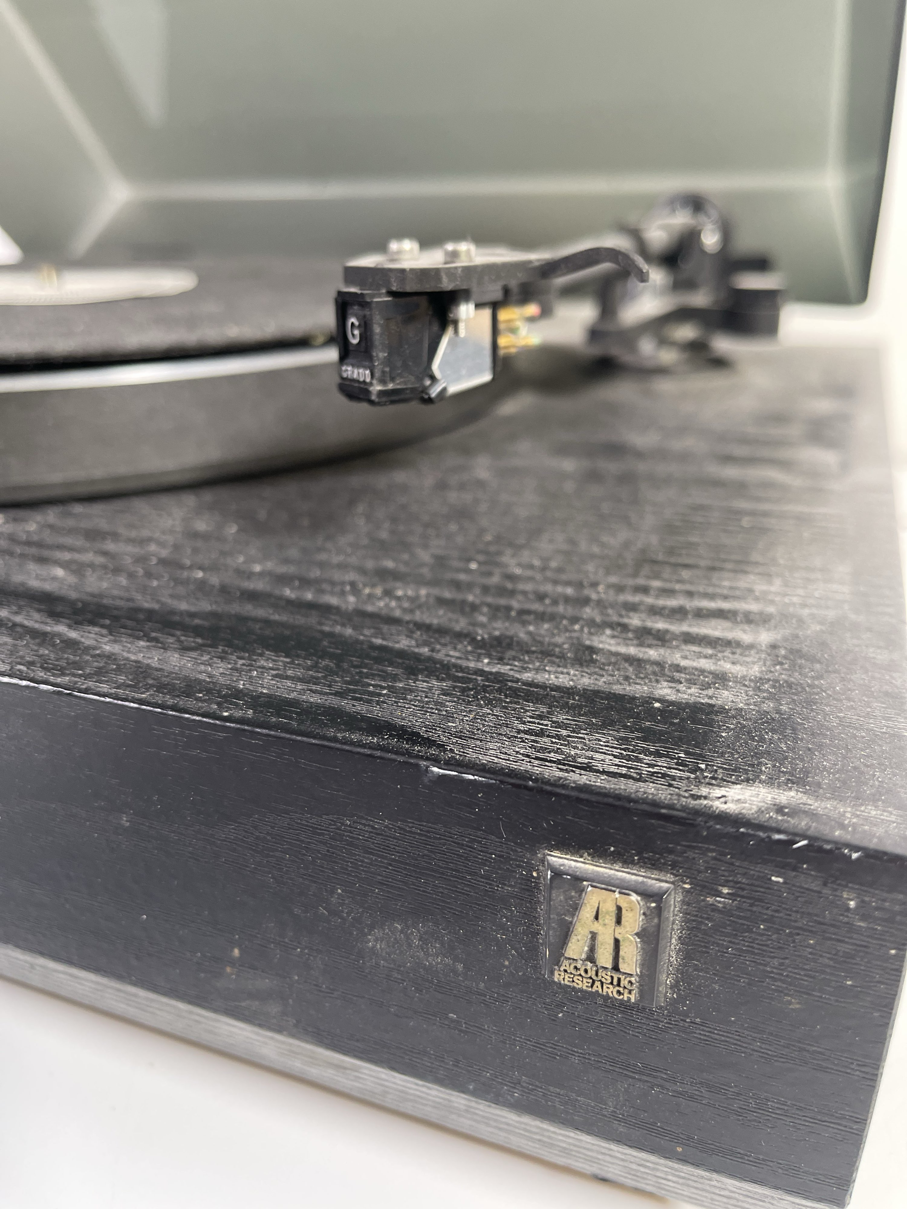 Lot 22 - ACOUSTIC RESEARCH EB 101 TURNTABLE.