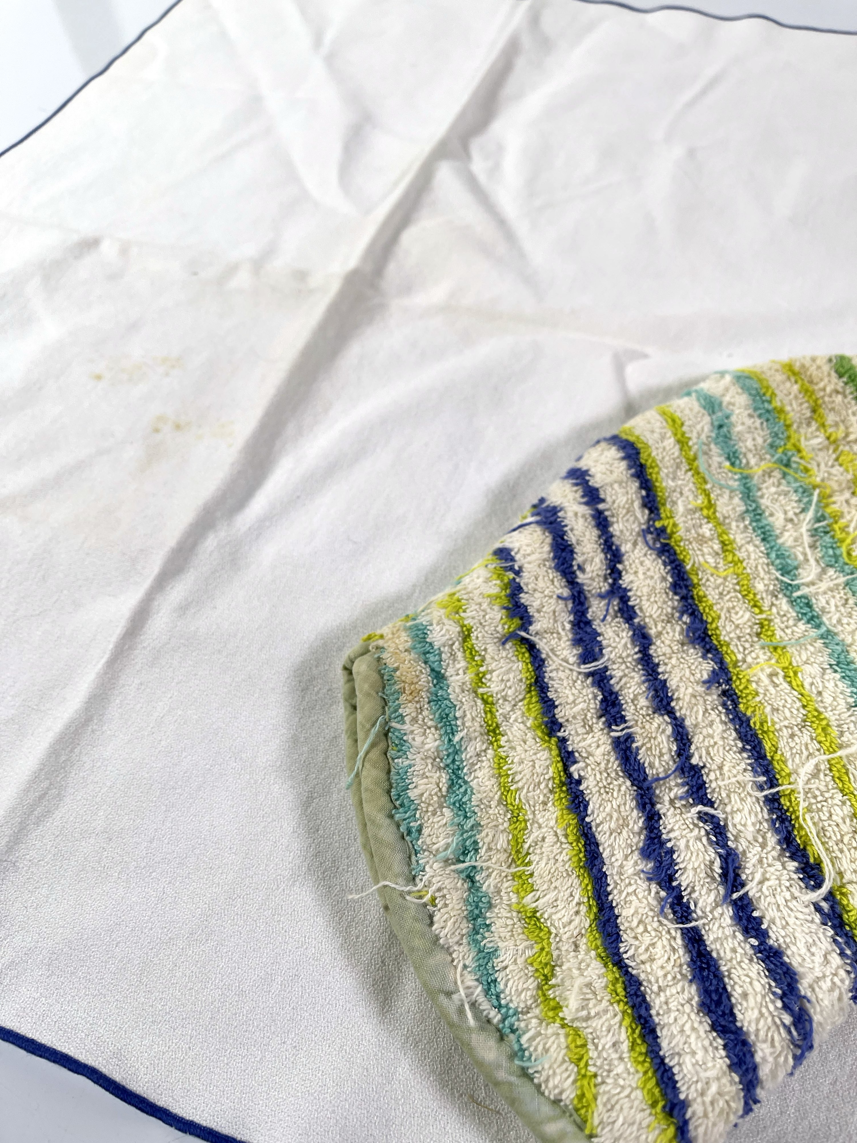 Lot 394 - ELVIS PRESLEY - ITEMS FROM ELVIS' PLANE