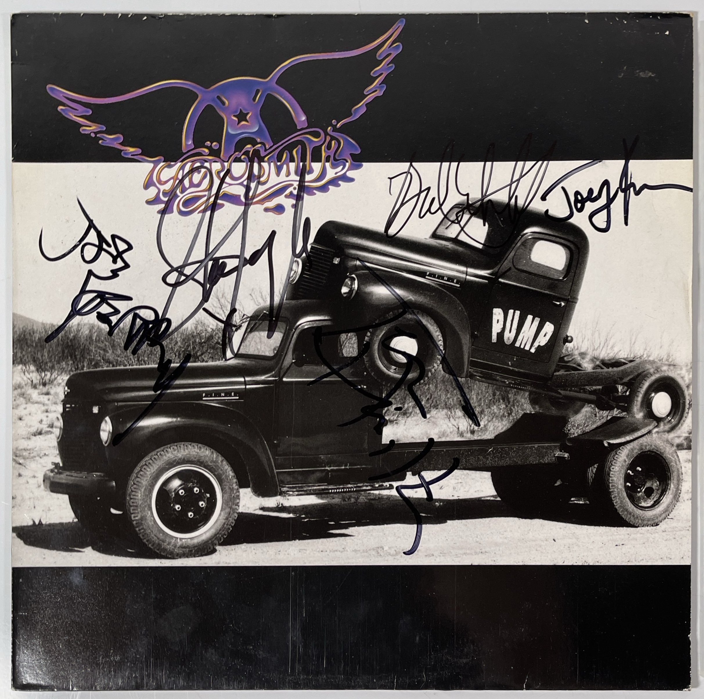 Lot 365 - AEROSMITH - SIGNED RECORDS.