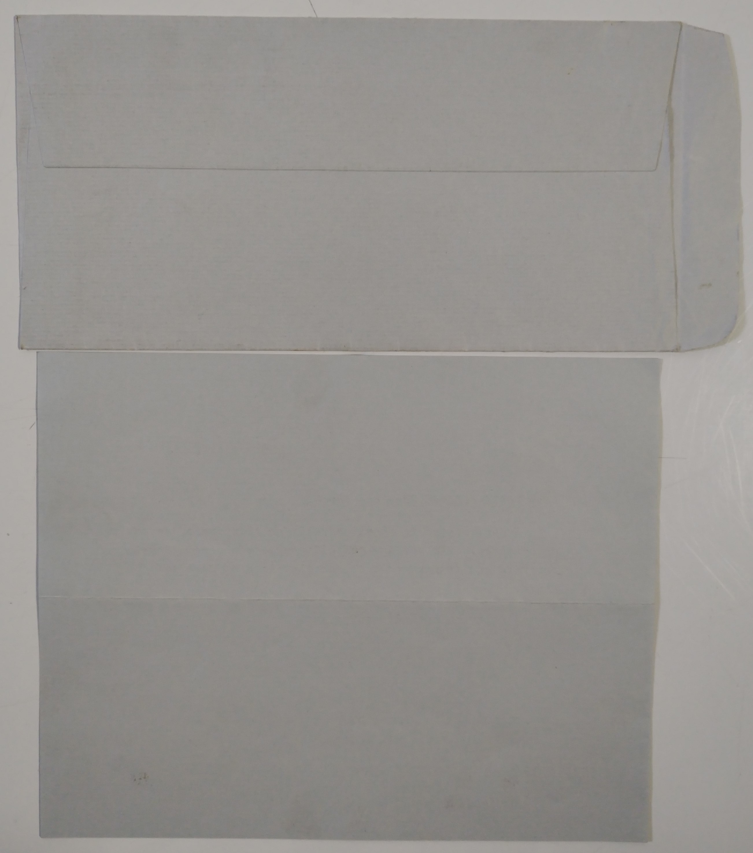 Lot 18 - KATE BUSH - SIGNED NOTE.