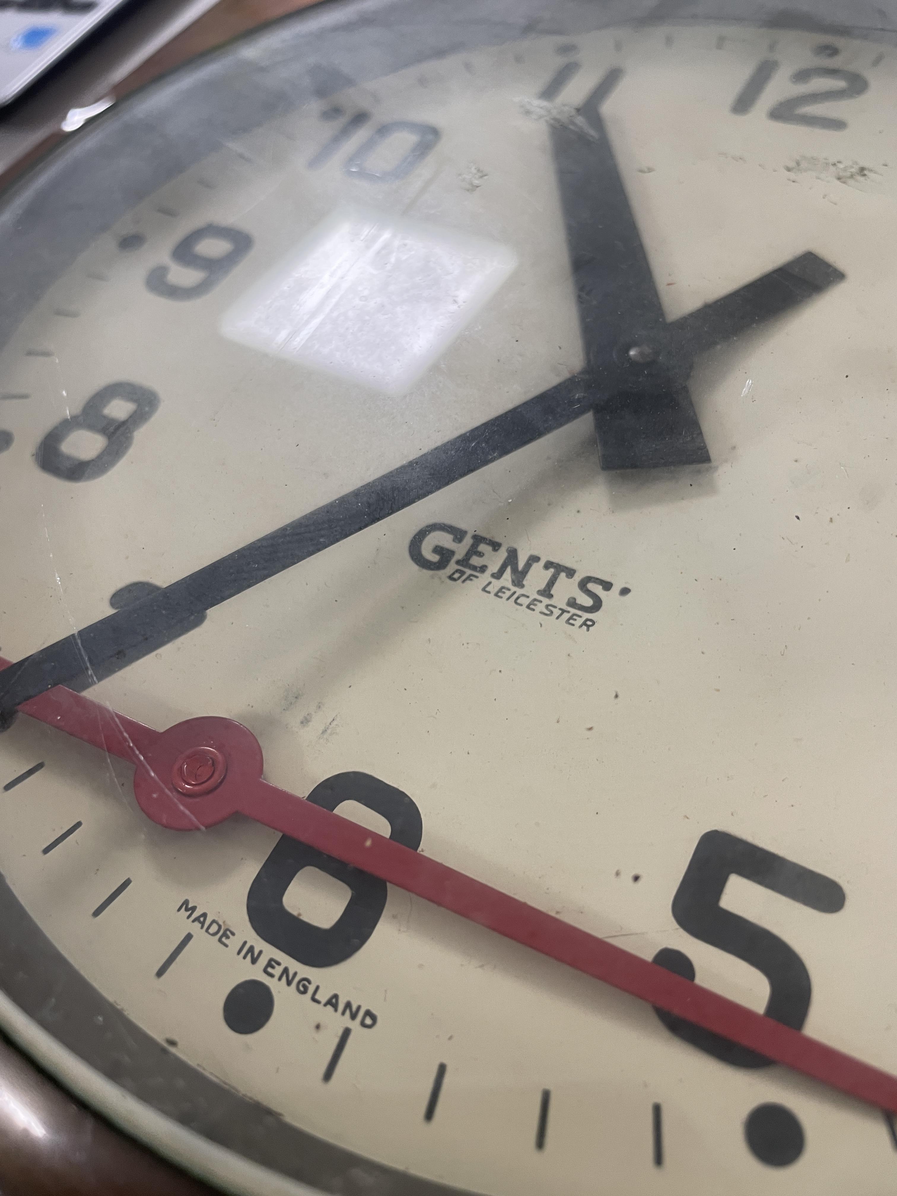 Lot 106 - BBC COLLECTION - ORIGINAL STUDIO CLOCK.