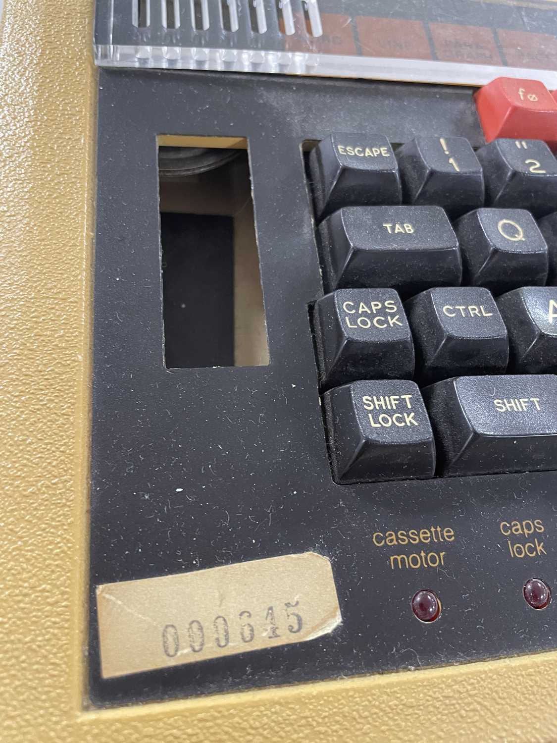 Lot 107 - BBC MICROCOMPUTER AND PLATE.