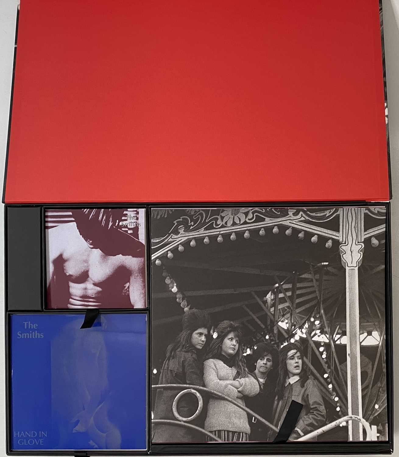 Lot 392 - THE SMITHS - COMPLETE (LP/7"/CD BOX SET
