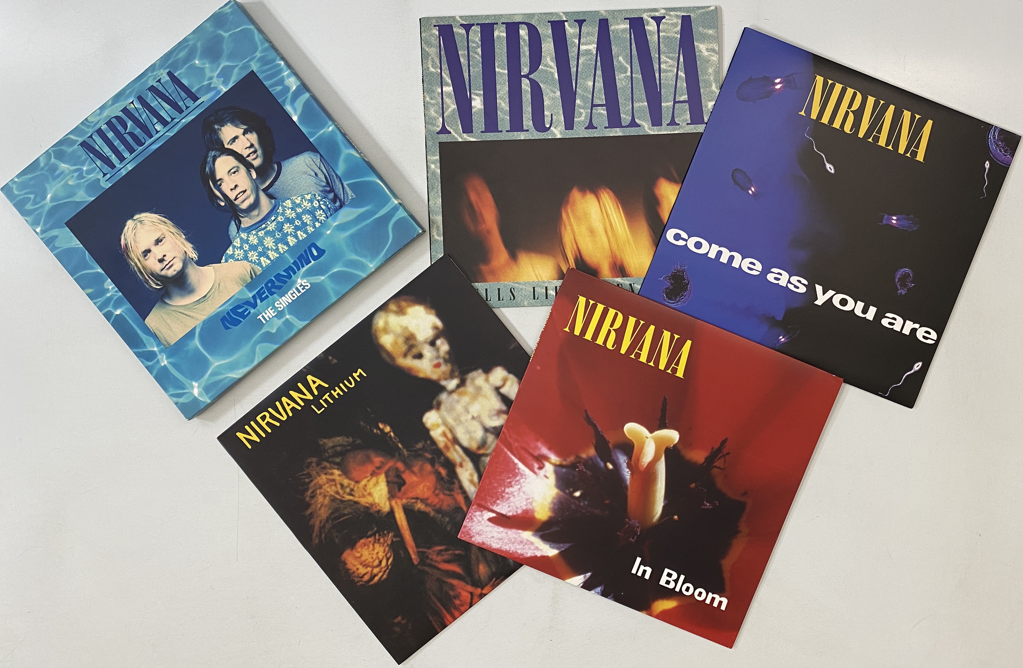 Lot 35 - NIRVANA - NEVERMIND LP PACK (INC THE SINGLES