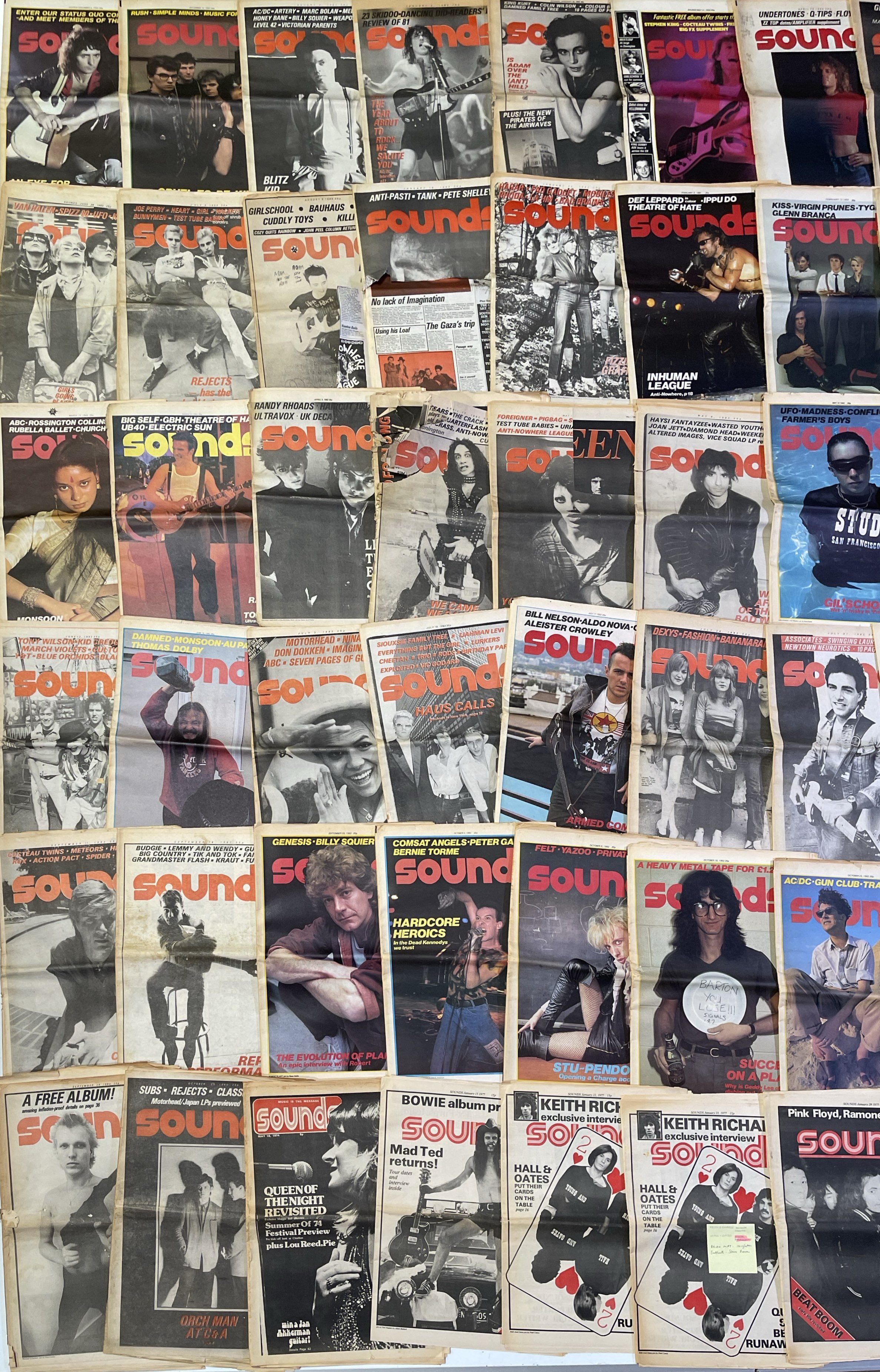 Lot 136 - 70S/80S/90S SOUNDS MAGAZINES.