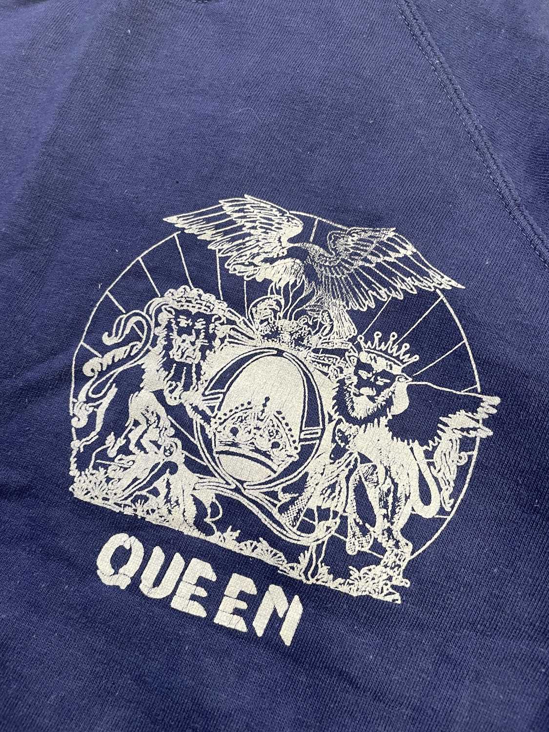 Lot 458 - QUEEN - ORIGINAL VINTAGE 1970S TOUR AND