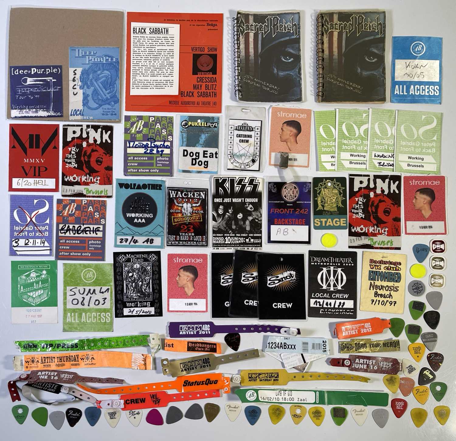 Lot 174 - ROCK / METAL / HARD ROCK - BACKSTAGE PASSES