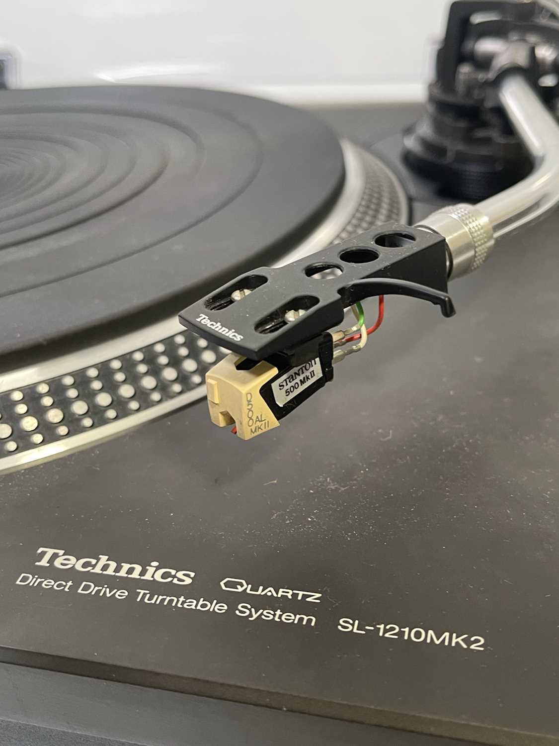 Lot 42 - TECHNICS SL-1210 MK2 TURNTABLE.