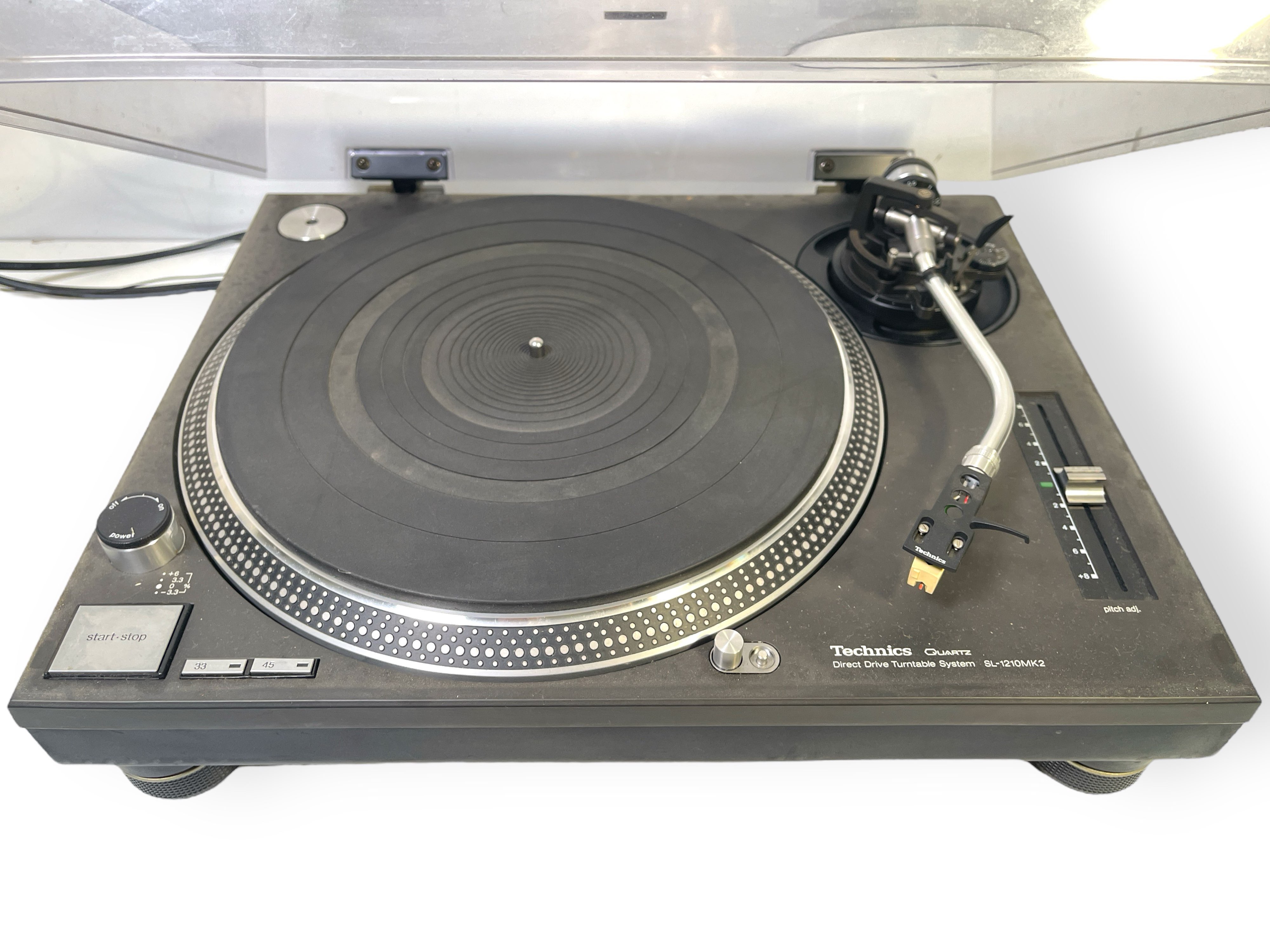 Lot 43 - TECHNICS SL-1210 MK2 TURNTABLE.
