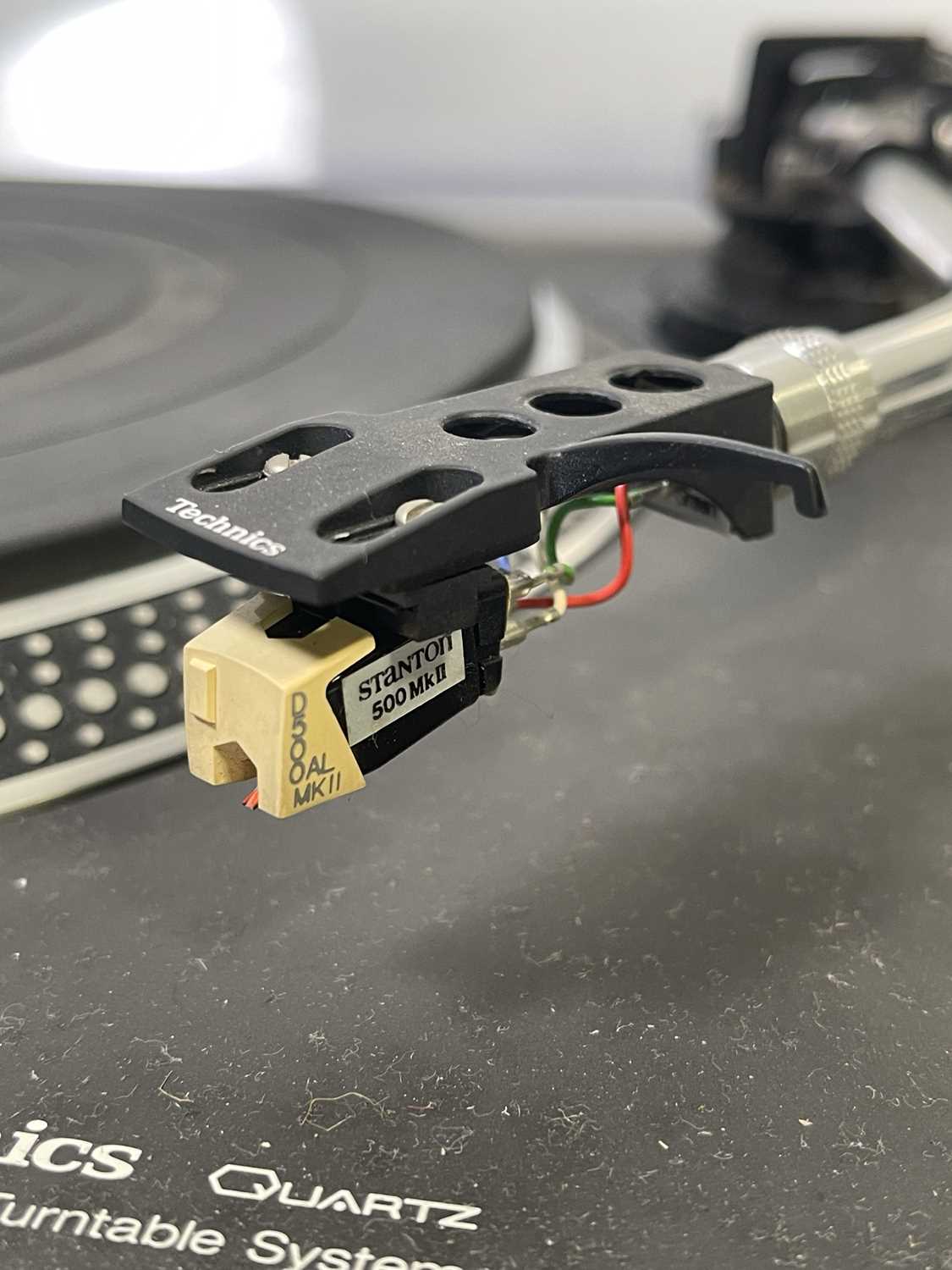 Lot 43 - TECHNICS SL-1210 MK2 TURNTABLE.