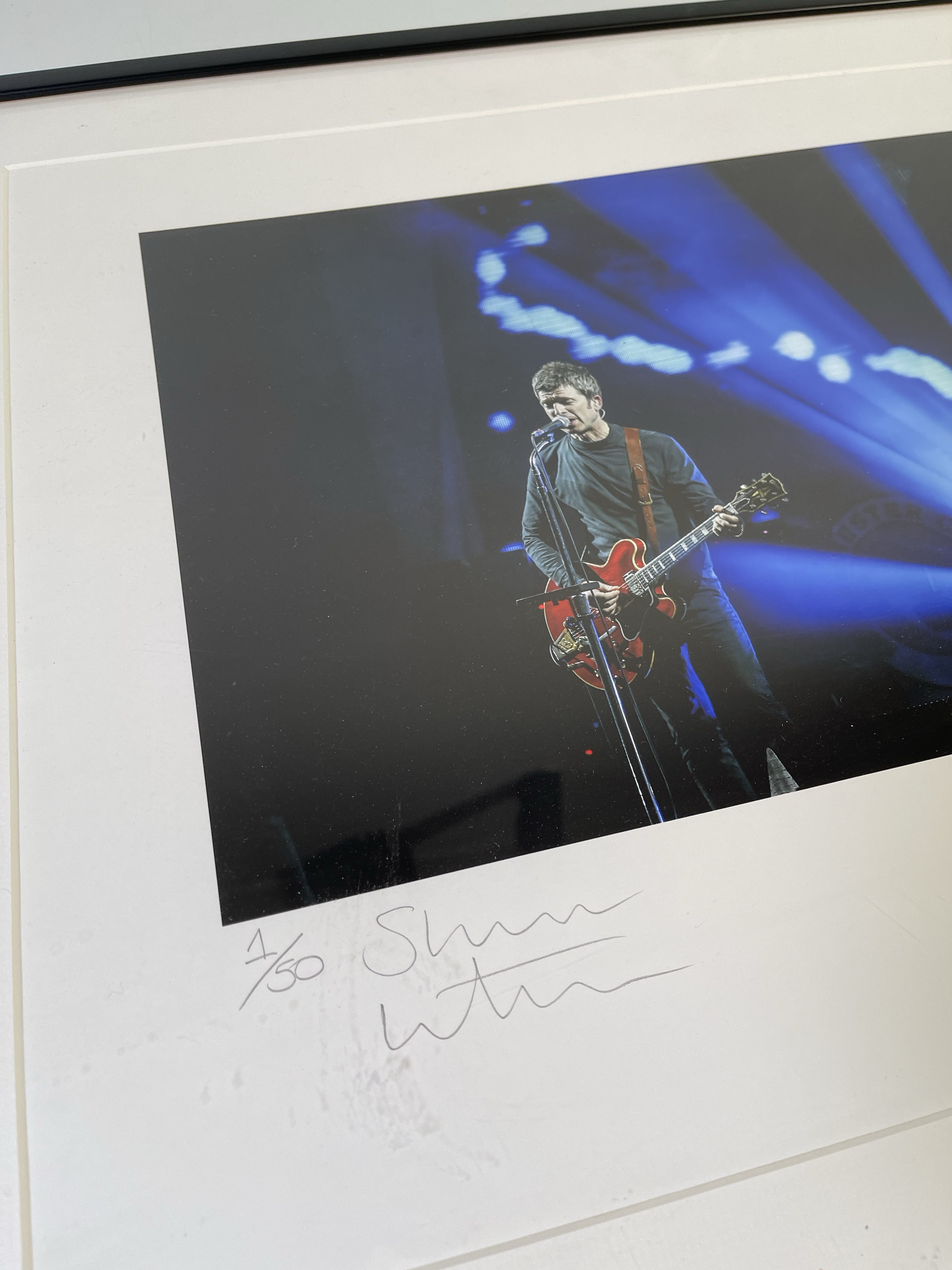 Lot 535 - OASIS - NOEL GALLAGHER SIGNED LIMITED