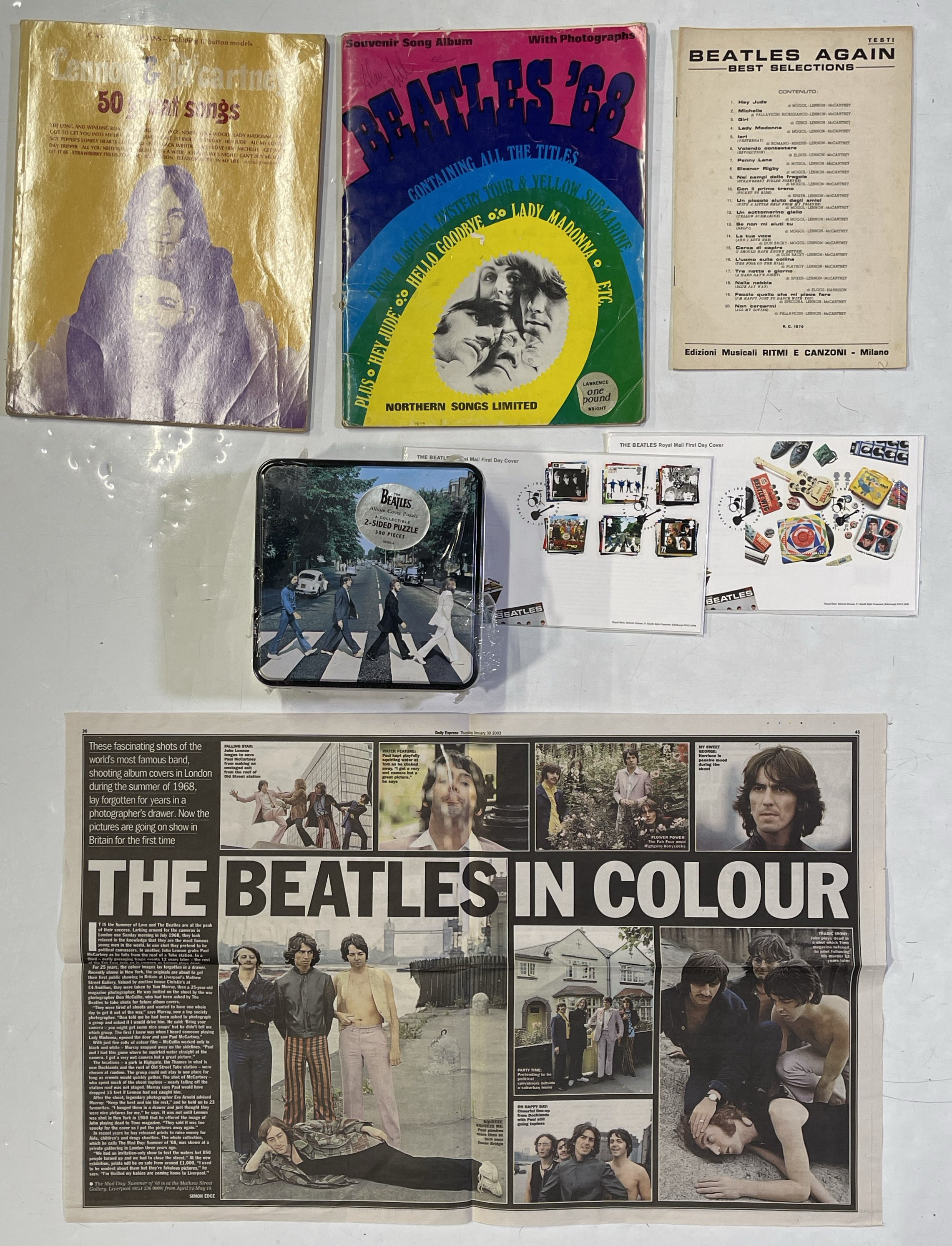 Lot 432 - THE BEATLES - COLLECTABLES AND BOOKS.