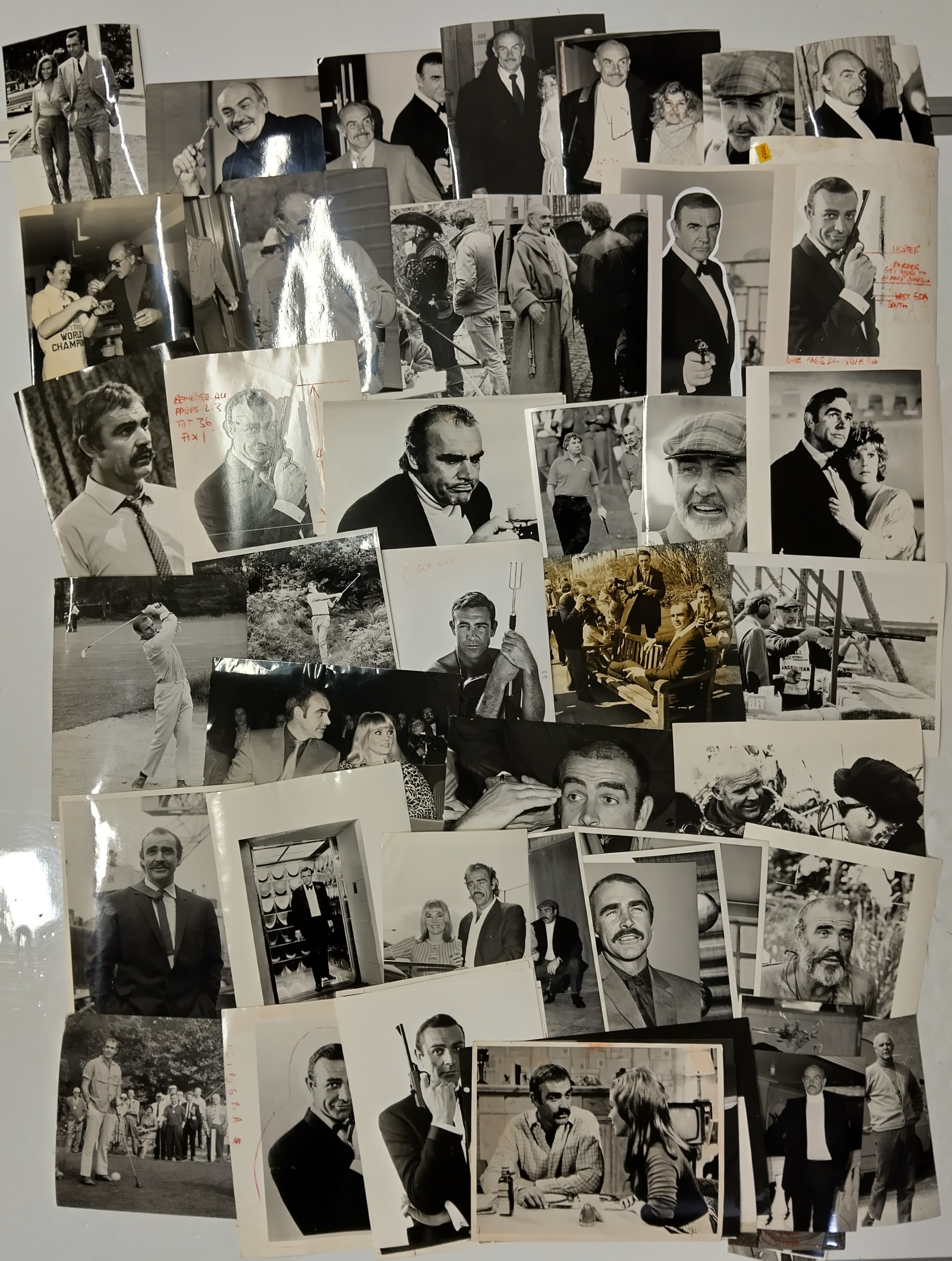 Lot 322 - SEAN CONNERY - LARGE COLLECTION OF PRESS