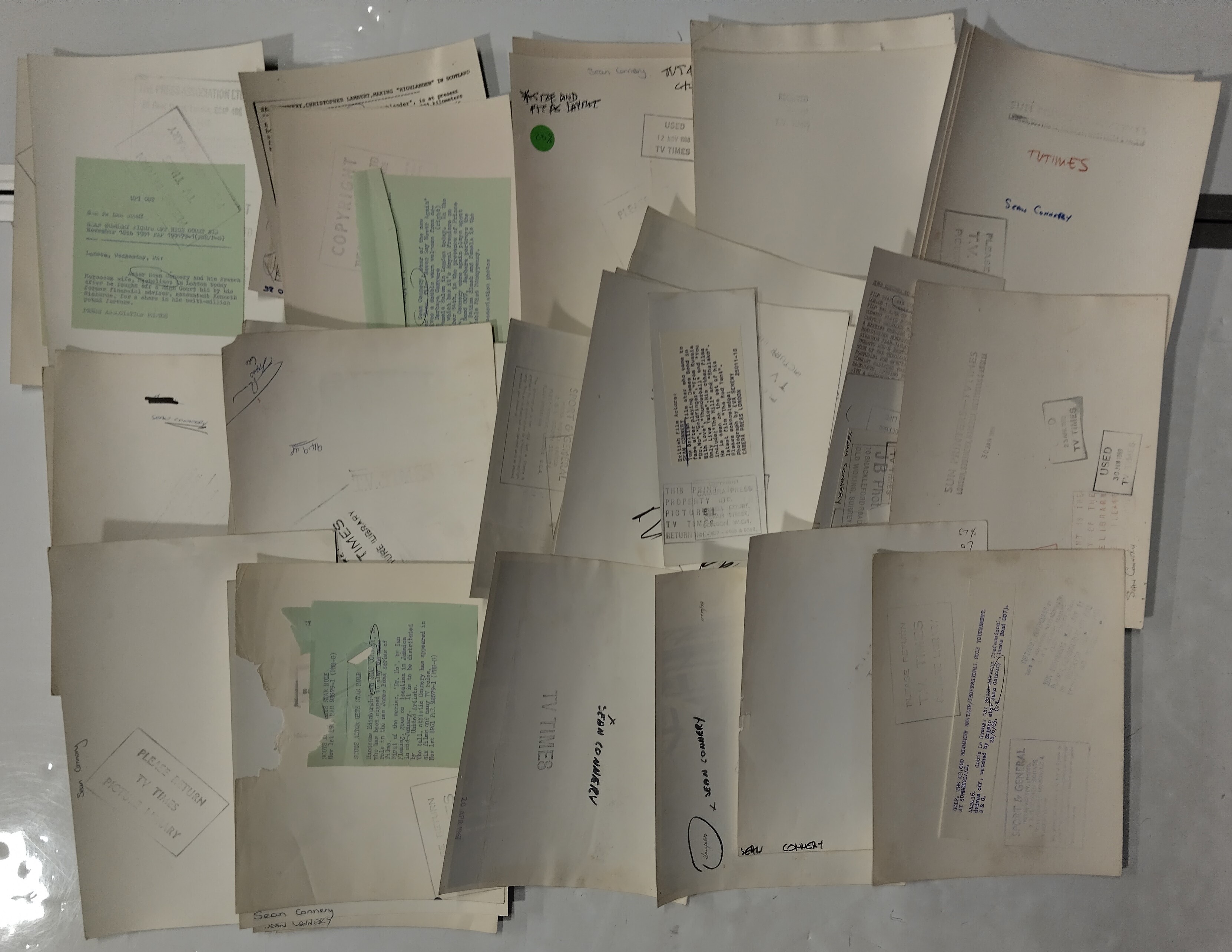 Lot 322 - SEAN CONNERY - LARGE COLLECTION OF PRESS