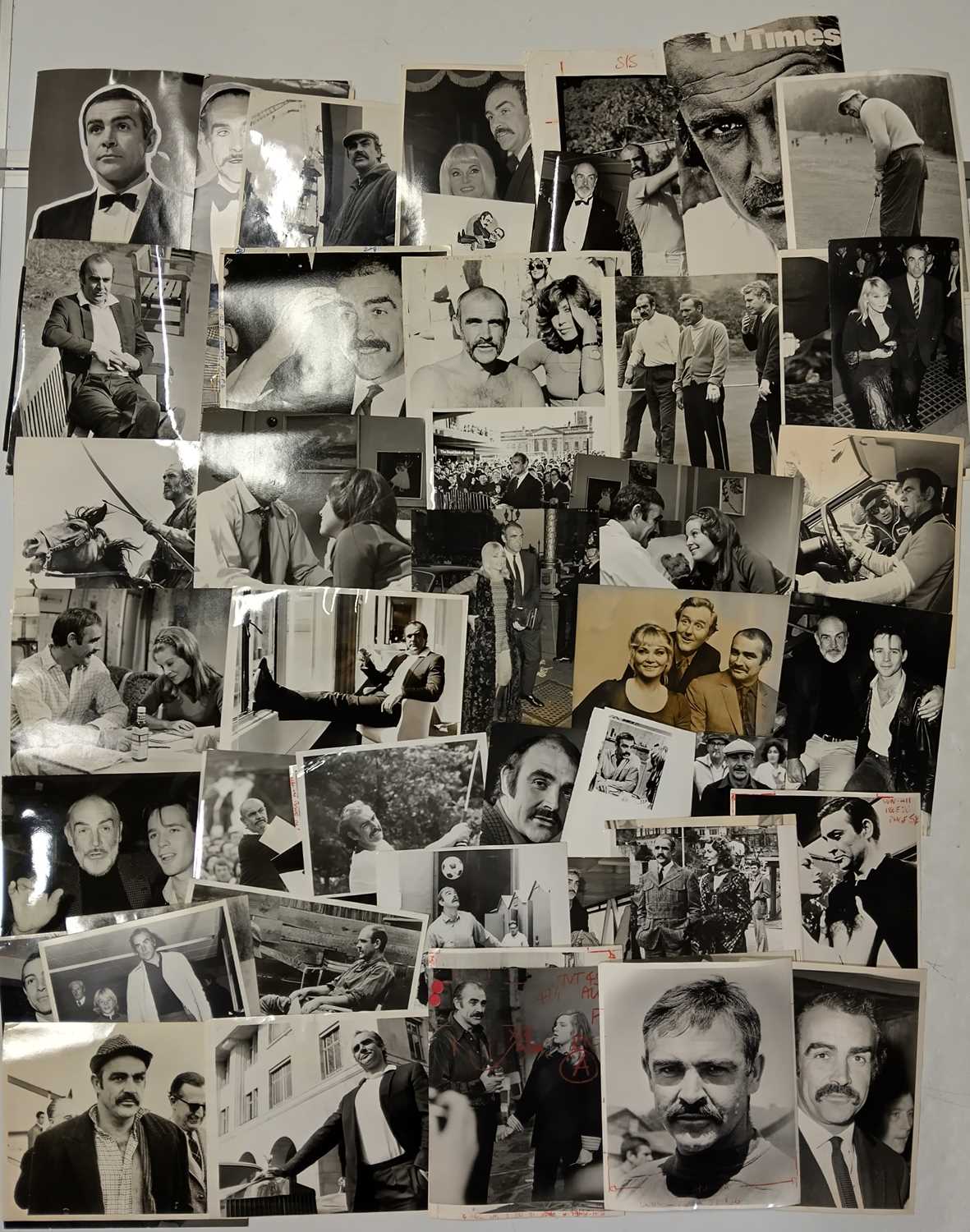 Lot 323 - SEAN CONNERY - LARGE COLLECTION OF PRESS