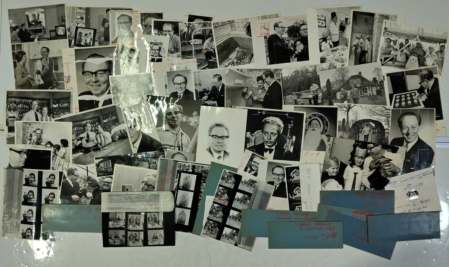 Lot 2430348 - JIMMY HANLEY - LARGE COLLECTION OF PRESS