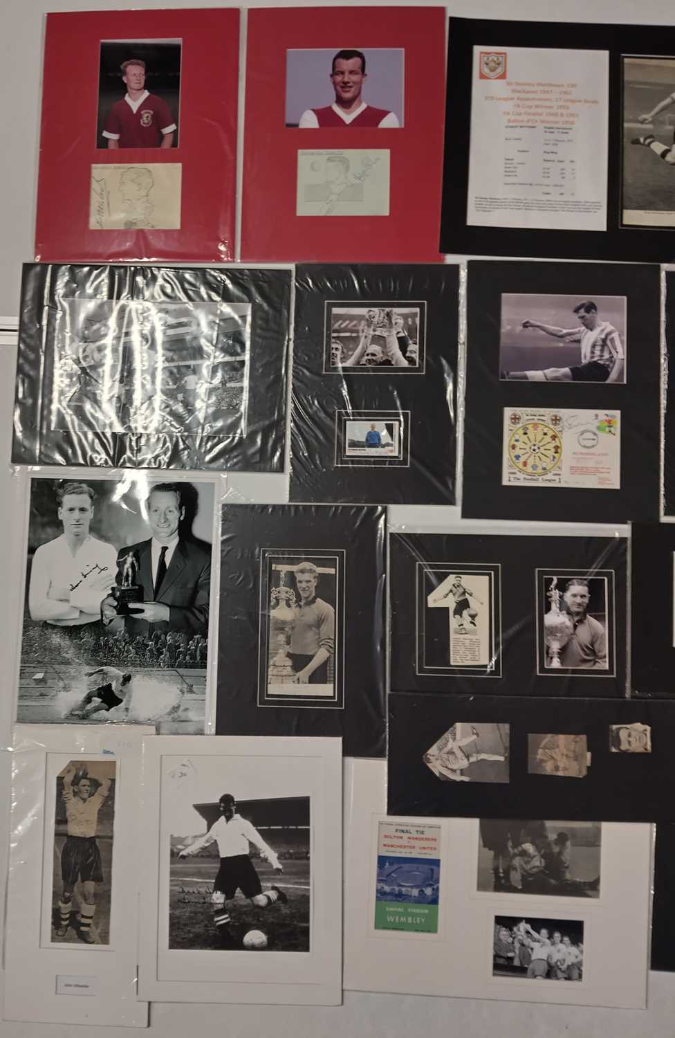 Lot 243432 - FOOTBALL MEMORABILIA - 1950S-1970S STARS