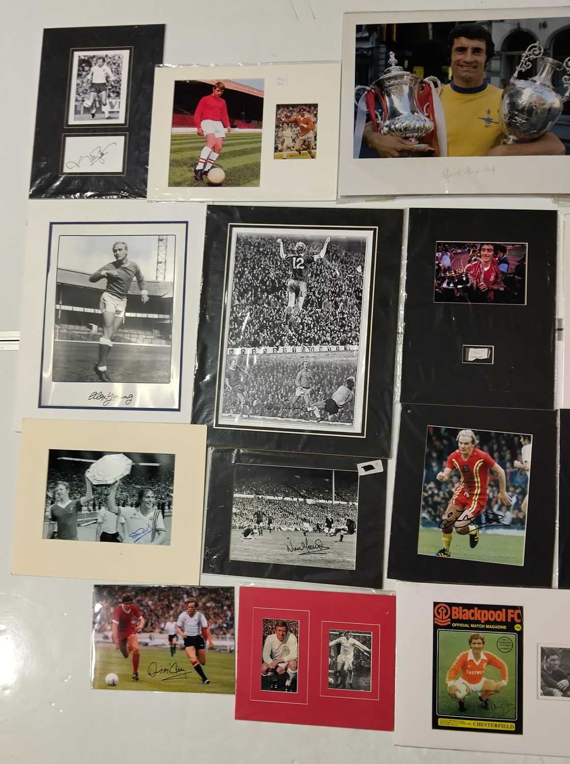 Lot 243433 - FOOTBALL MEMORABILIA - 1950S-70S