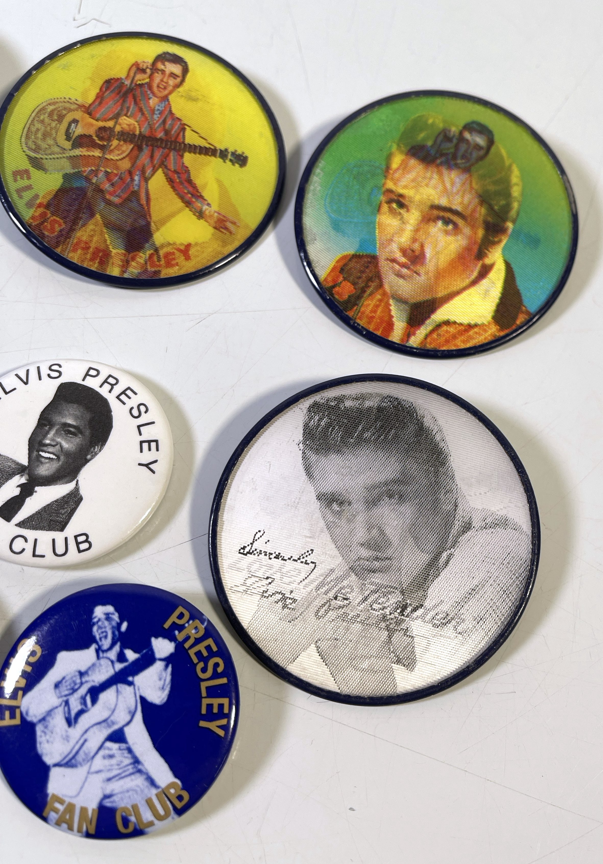 Lot 356 - ELVIS PRESLEY- EIGHT ORIGINAL 'FLASHER'