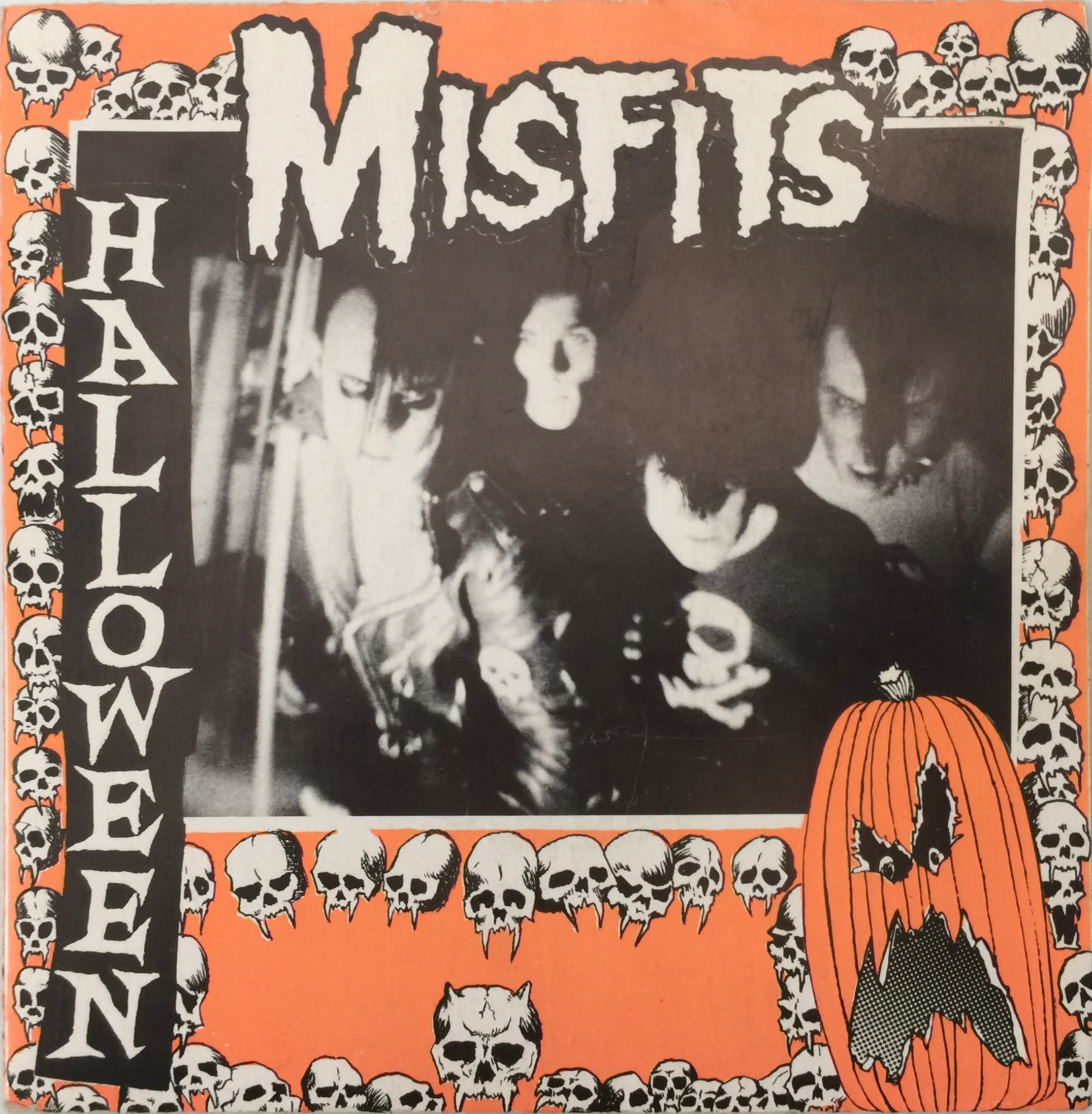 Lot 77 - MISFITS - HALLOWEEN 7" (ORIGINAL US 'LIGHT