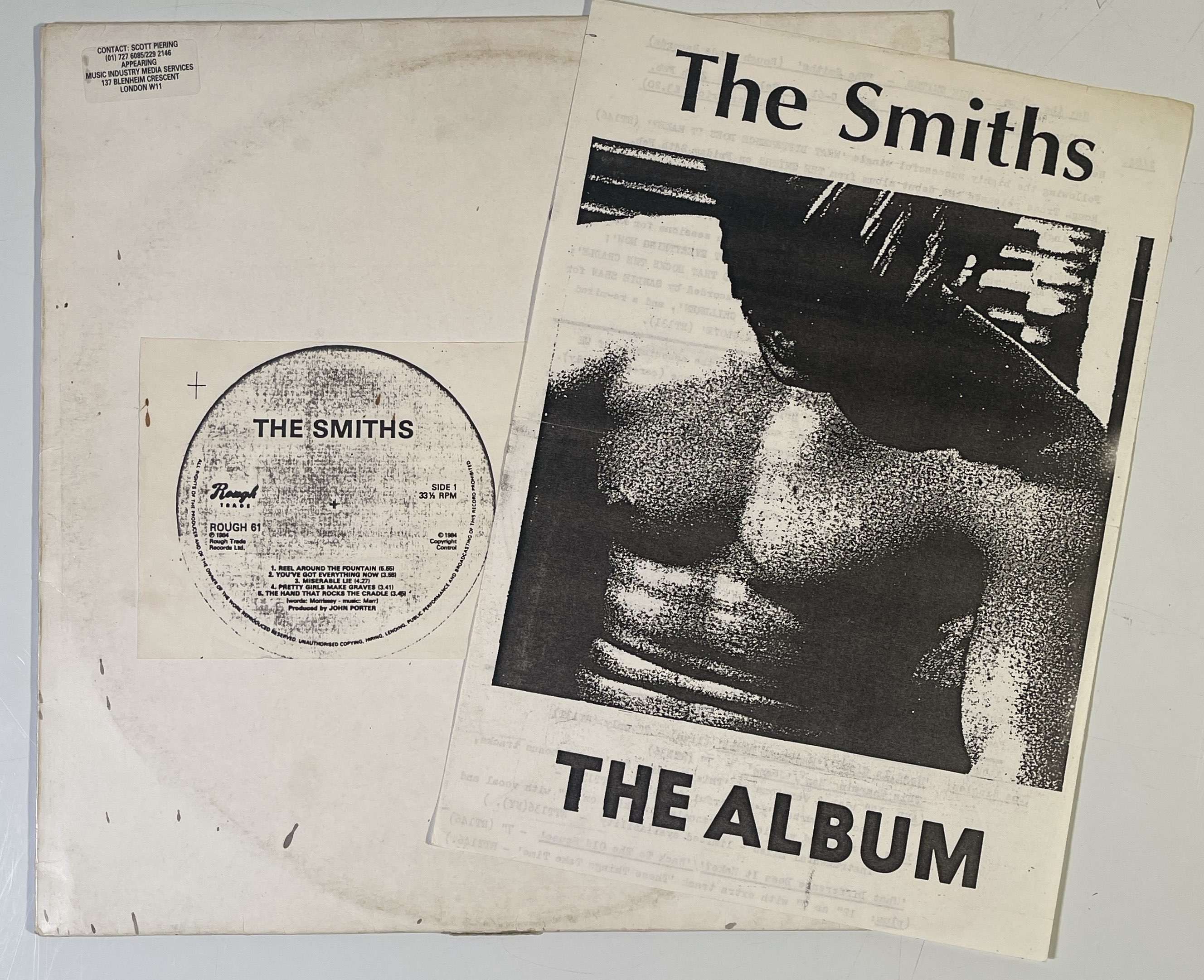 Lot 28 - THE SMITHS - THE SMITHS LP (ORIGINAL UK WHITE