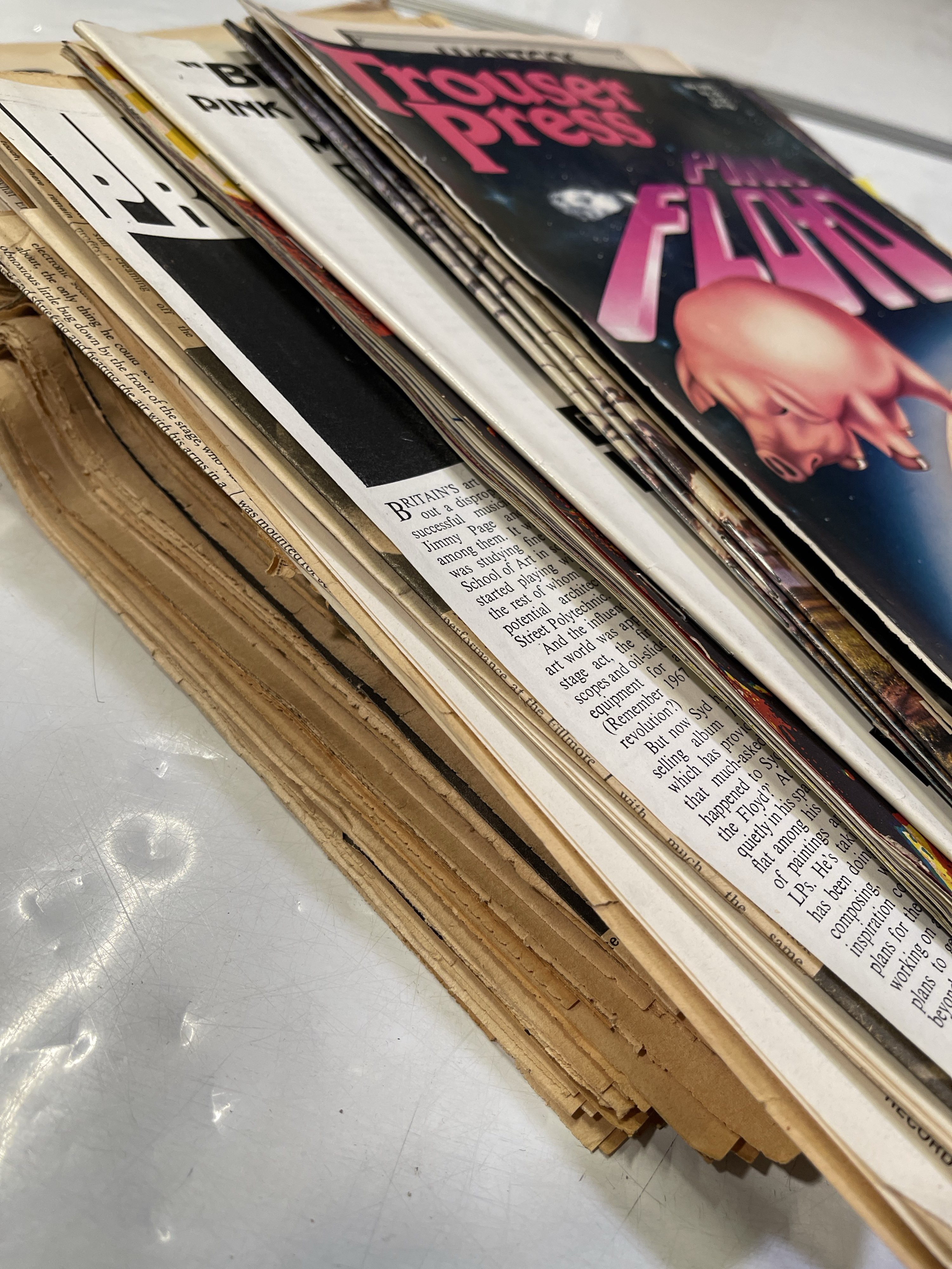 Lot 451 - PINK FLOYD - MUSIC PRESS CUTTINGS / ZINES